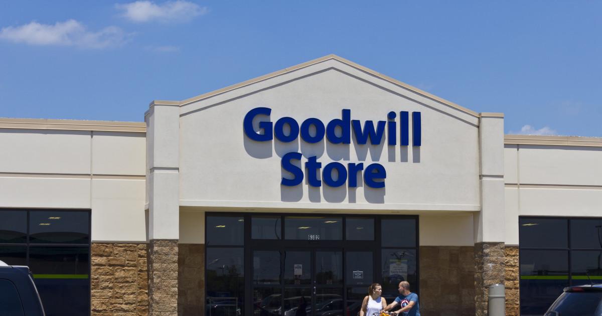 Woman Flips Goodwill Lamp Into Anthropologie Lookalike - Dengarden