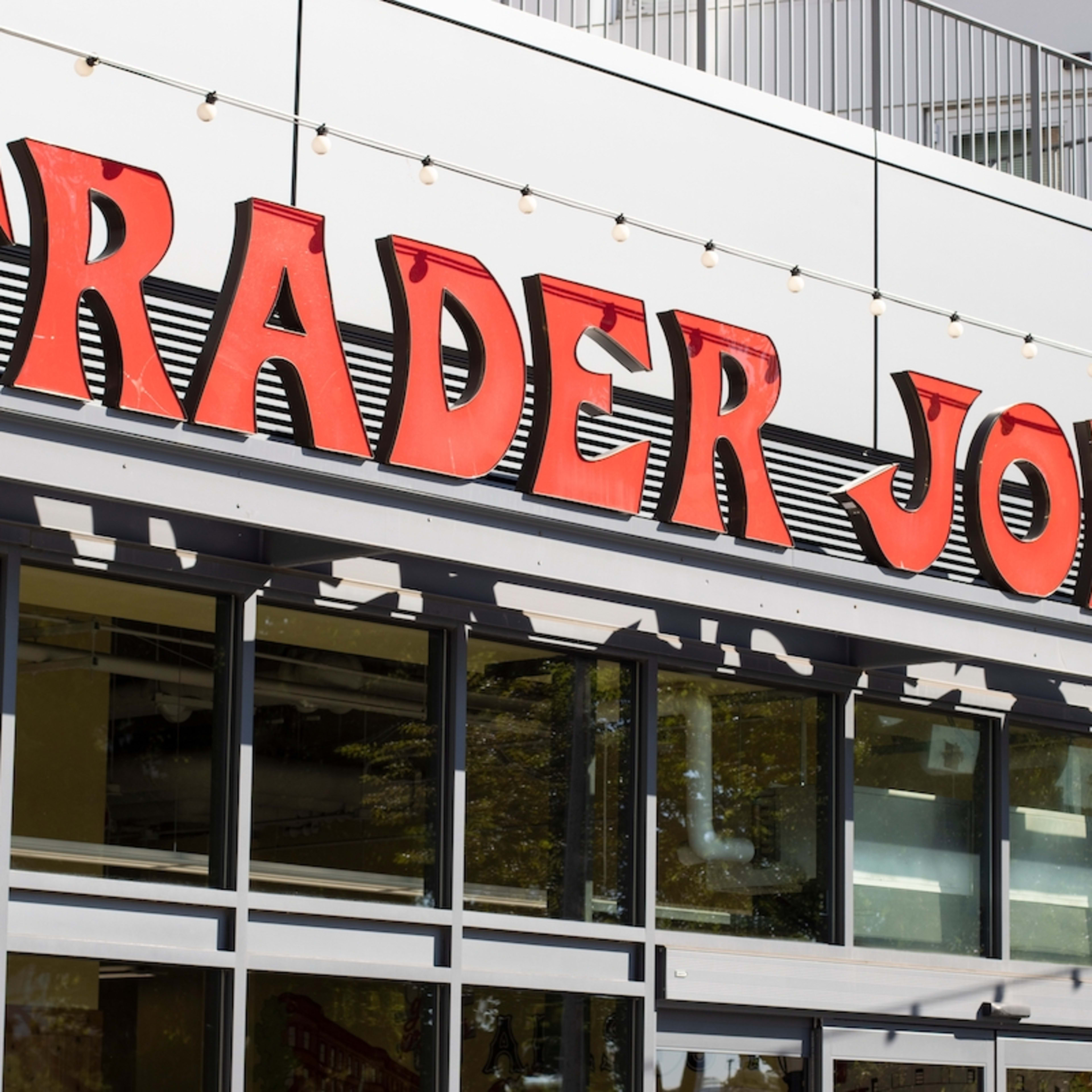 Trader Joe's Has Iconic Mums for $5 and They'll Sell Out Fast - Dengarden