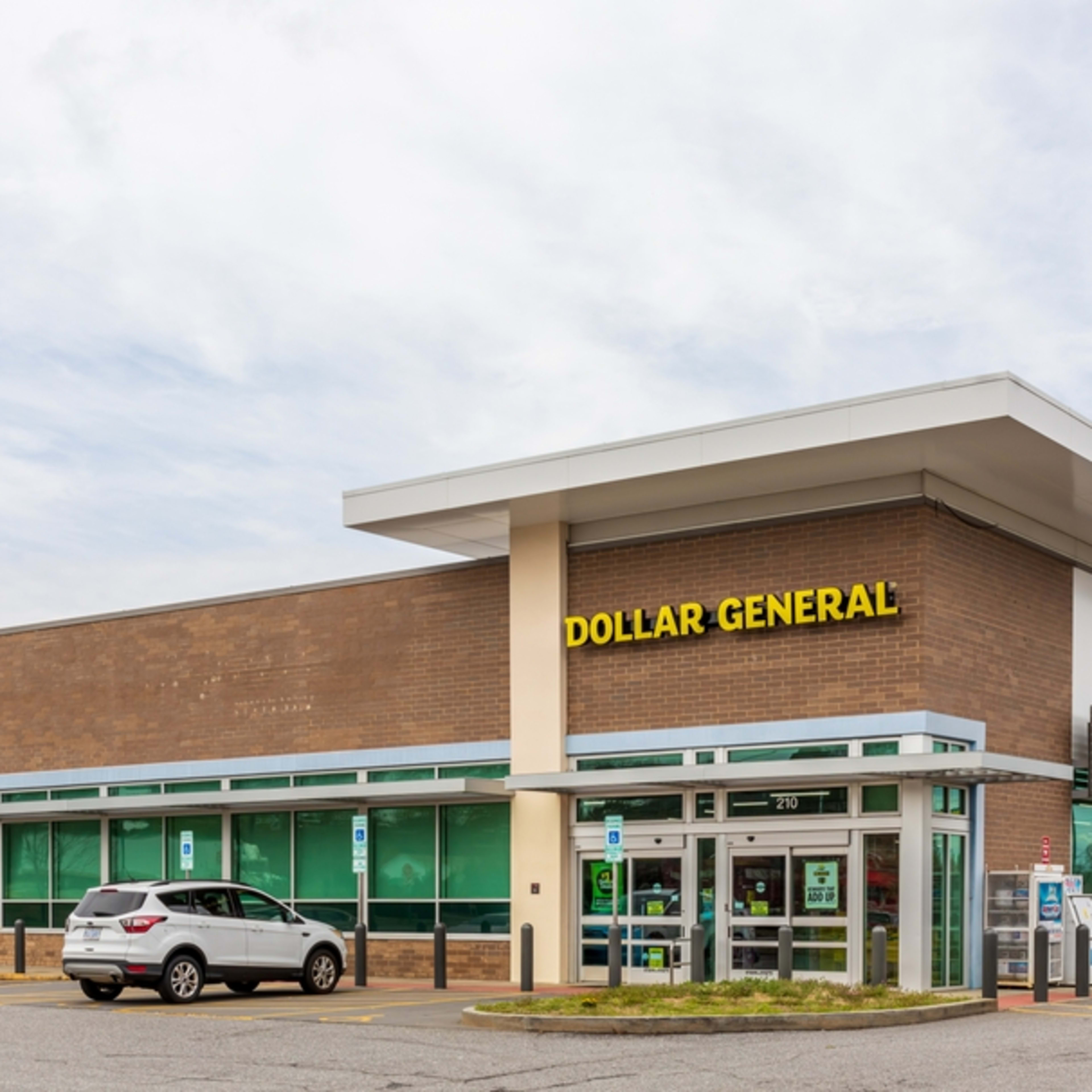 Is Dollar General Open on Labor Day? 2025 Holiday Hours - Dengarden