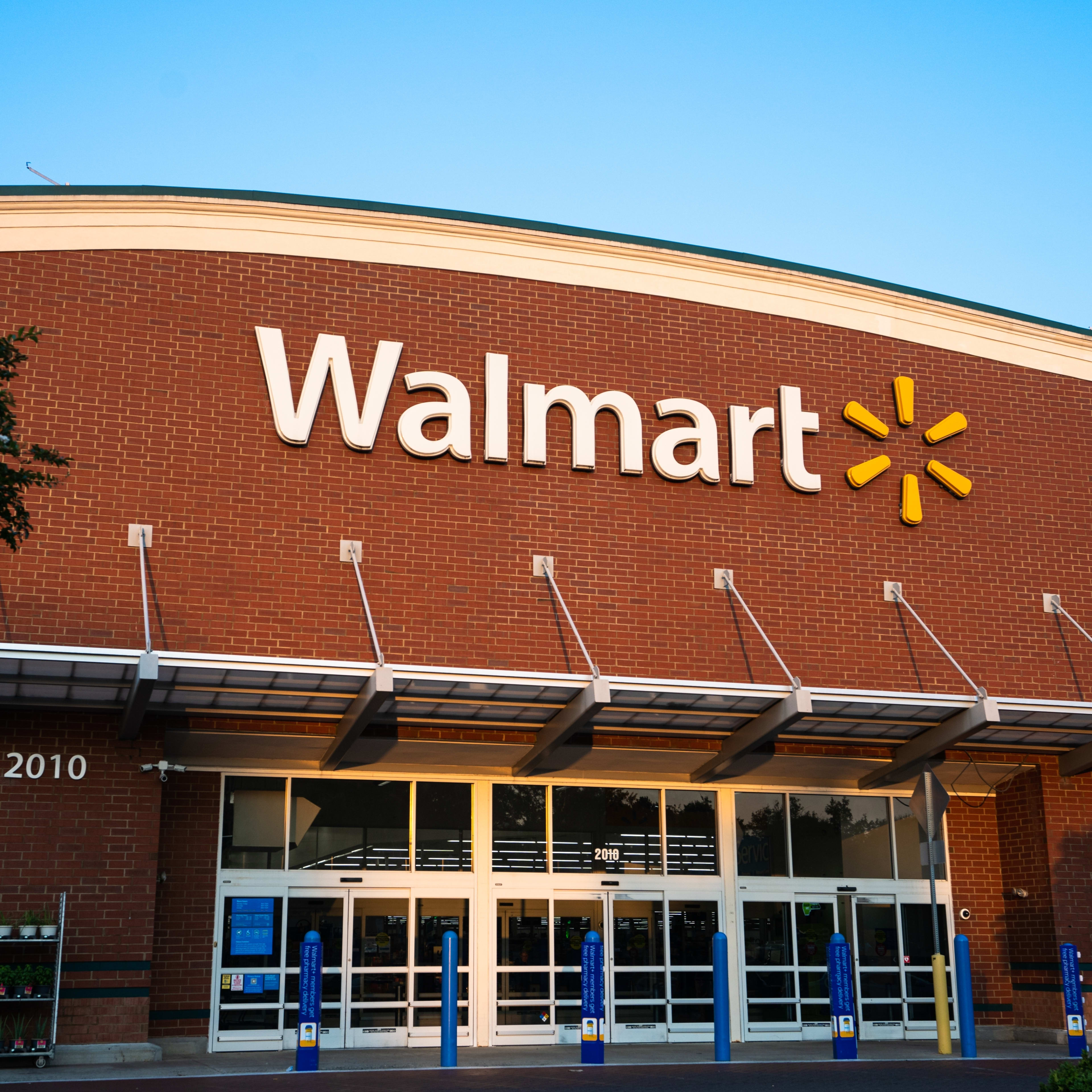 Monstera Outgrown Its Pot? Here's Exactly How to Repot It Without ...