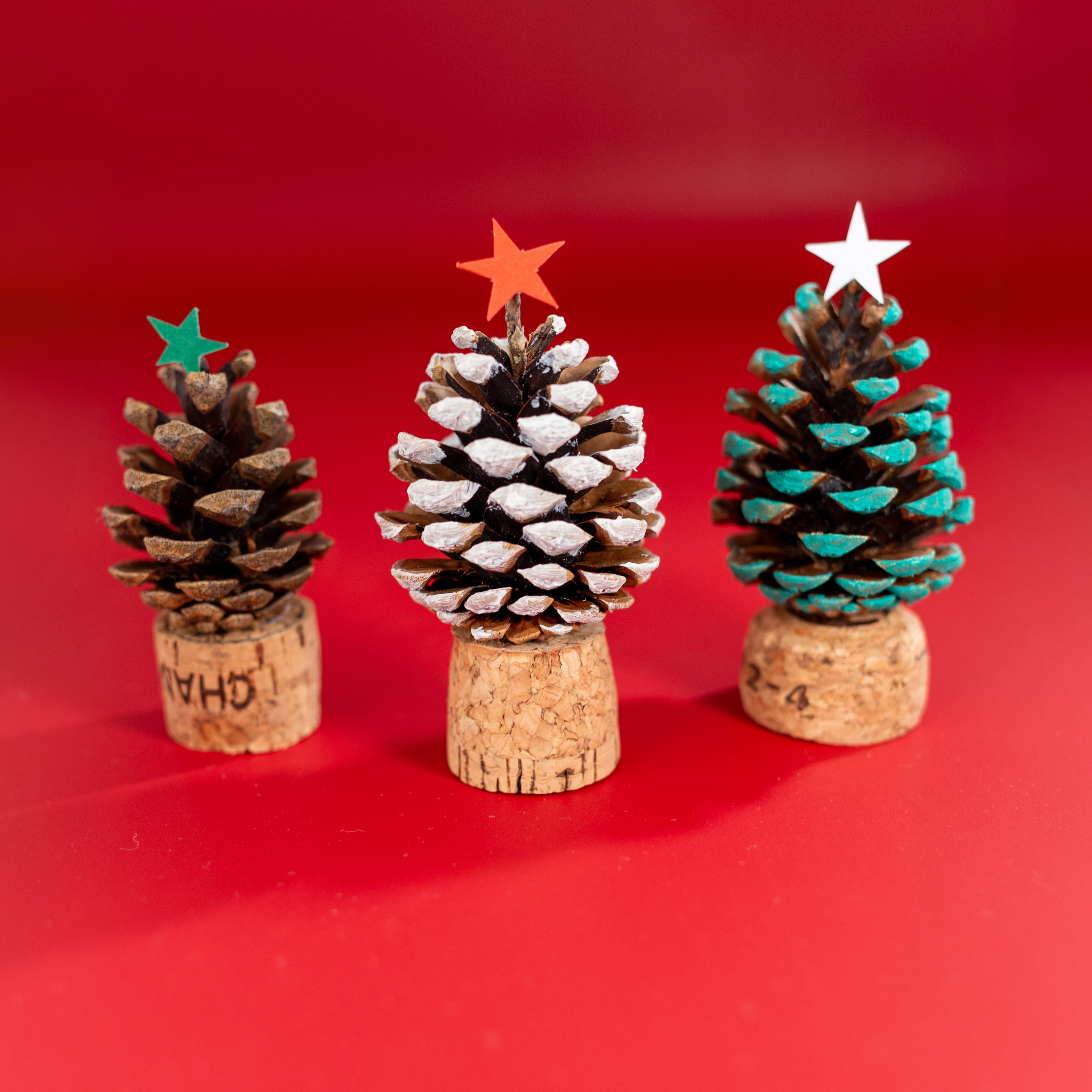 DIY Holiday Gift Wrapping Ideas to Wrap Presents Like a Pro - Dengarden