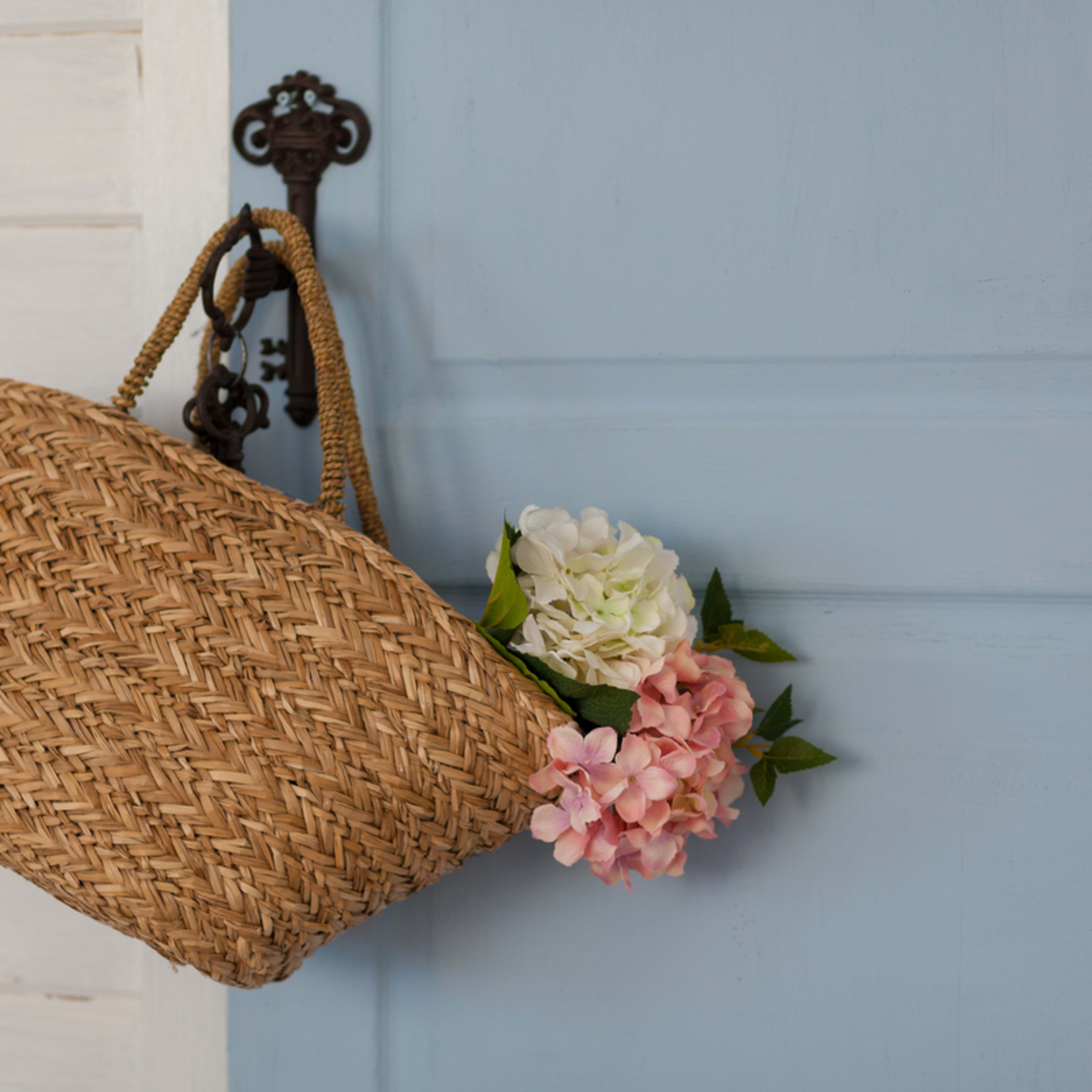 DIY Entryway Basket Is Perfect for Valentine's Day - Dengarden