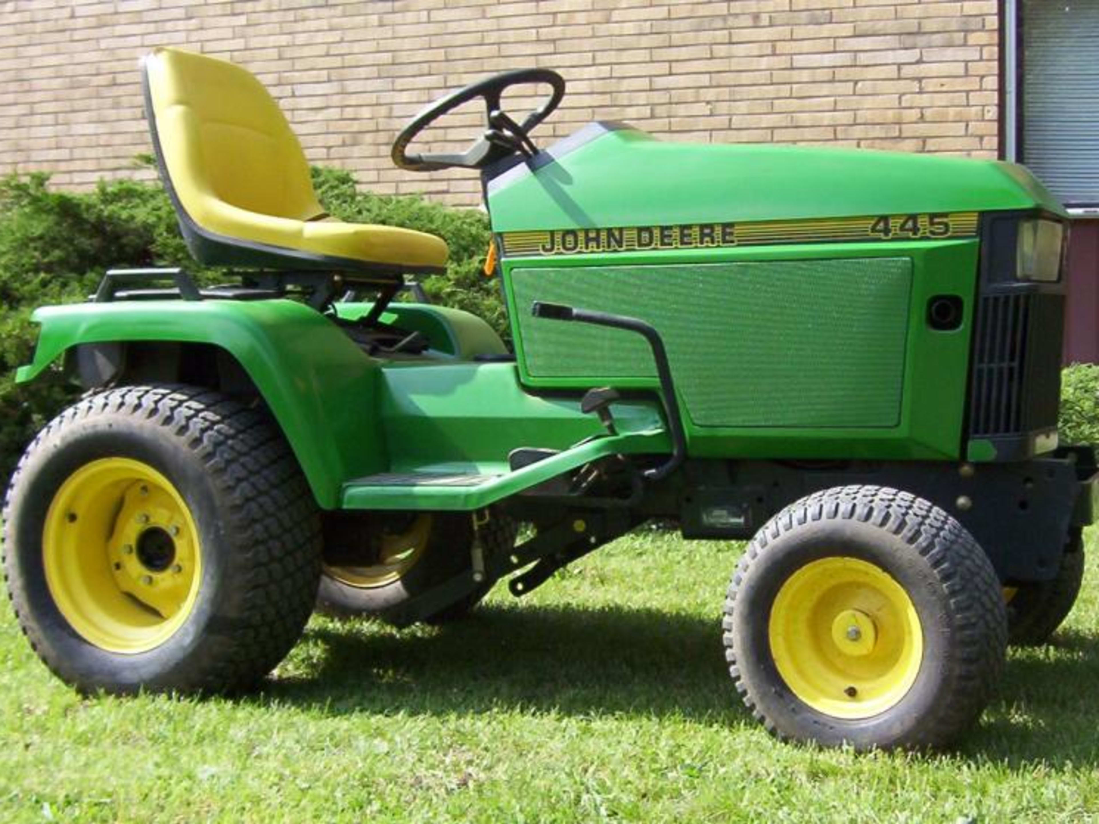 Troubleshooting a John Deere 445 Garden Tractor