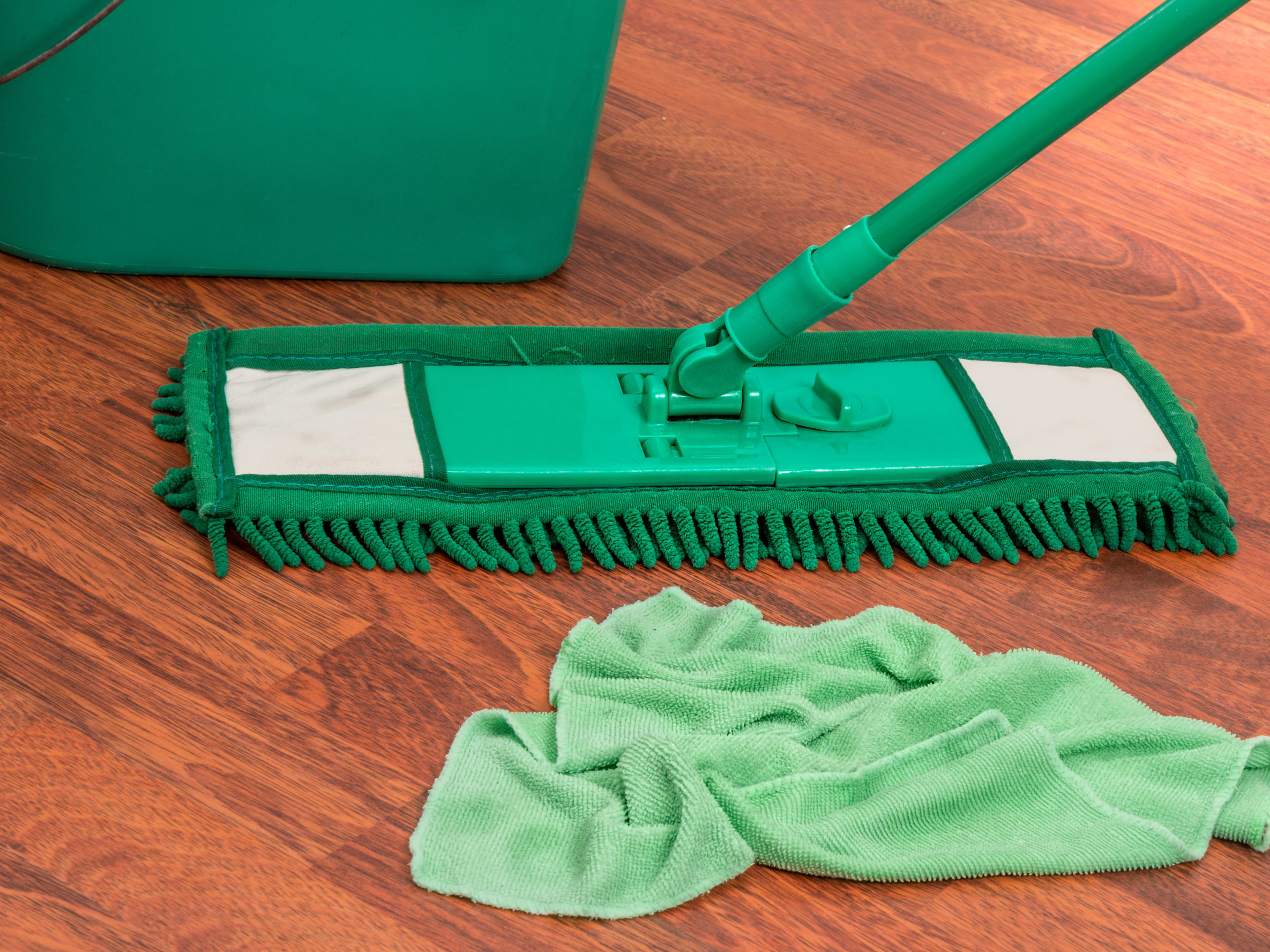 DIY Laminate Floor Cleaner Simple Home Ingredients