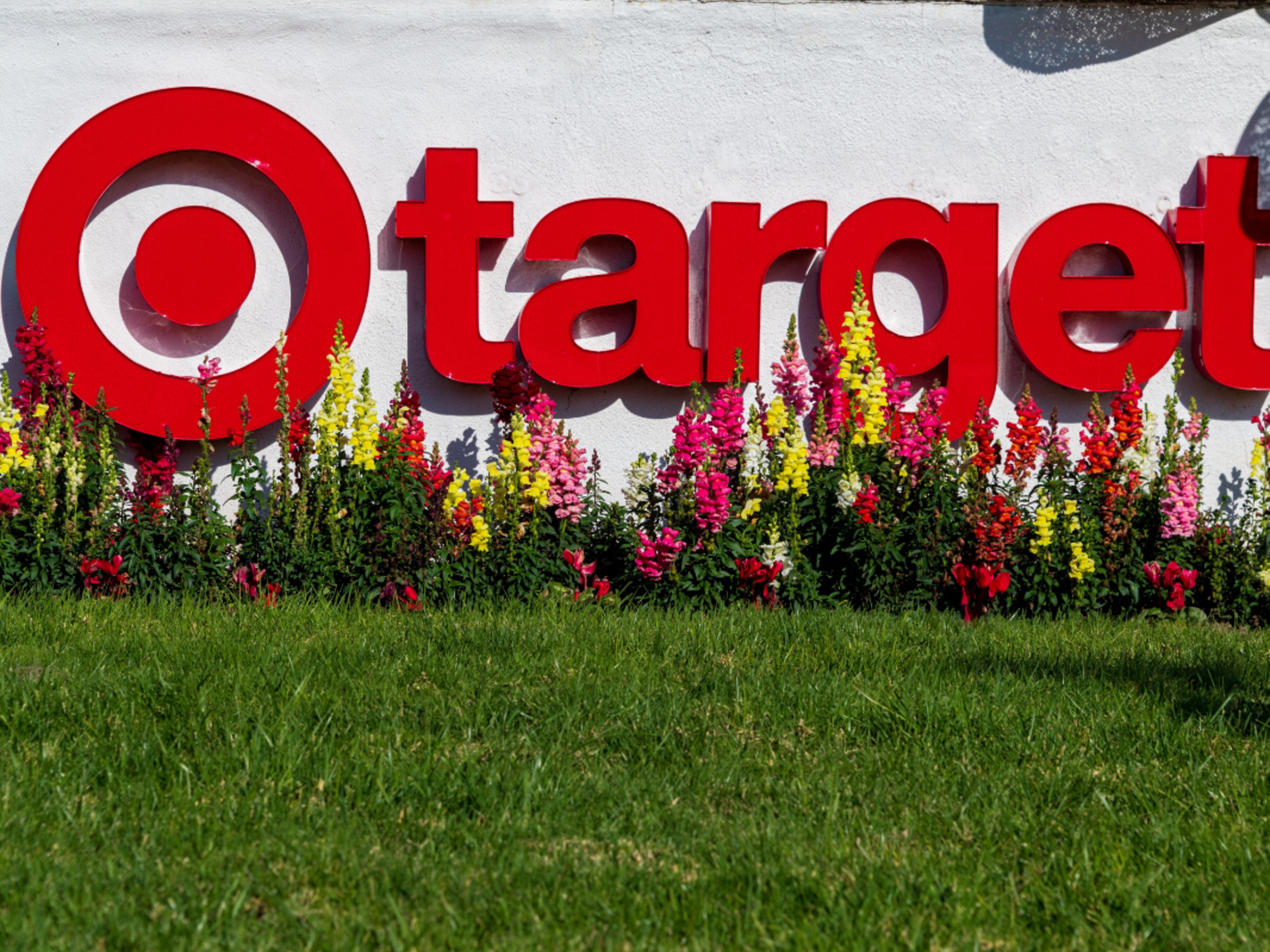 Target's New Floral Brand Has Shoppers Obsessed - Dengarden