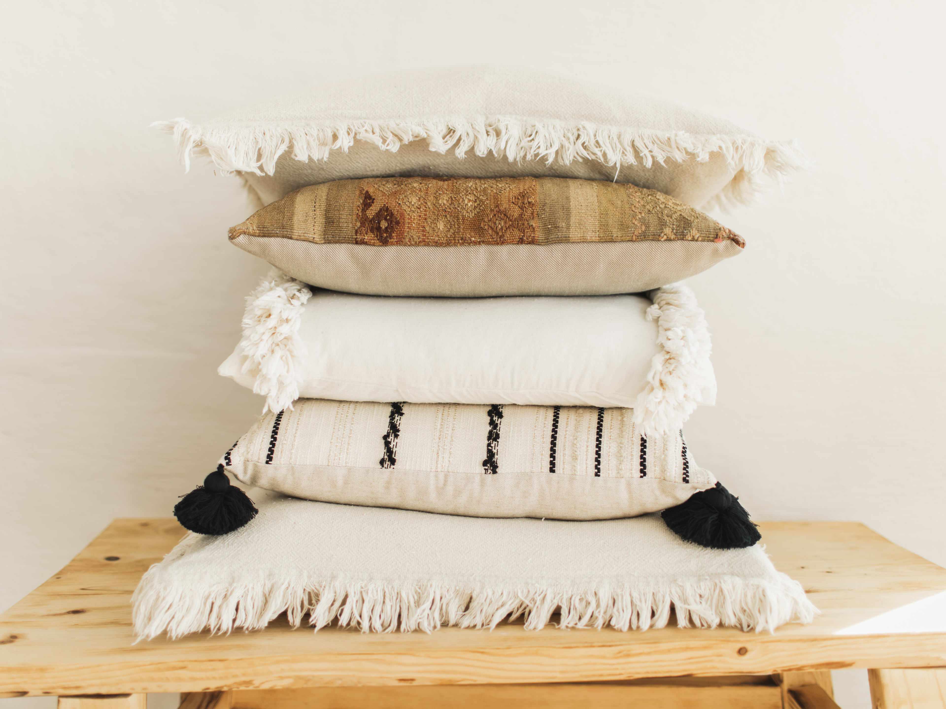 This DIYer Turned Outdoor Dollar Tree Rugs Into Pillows - Dengarden