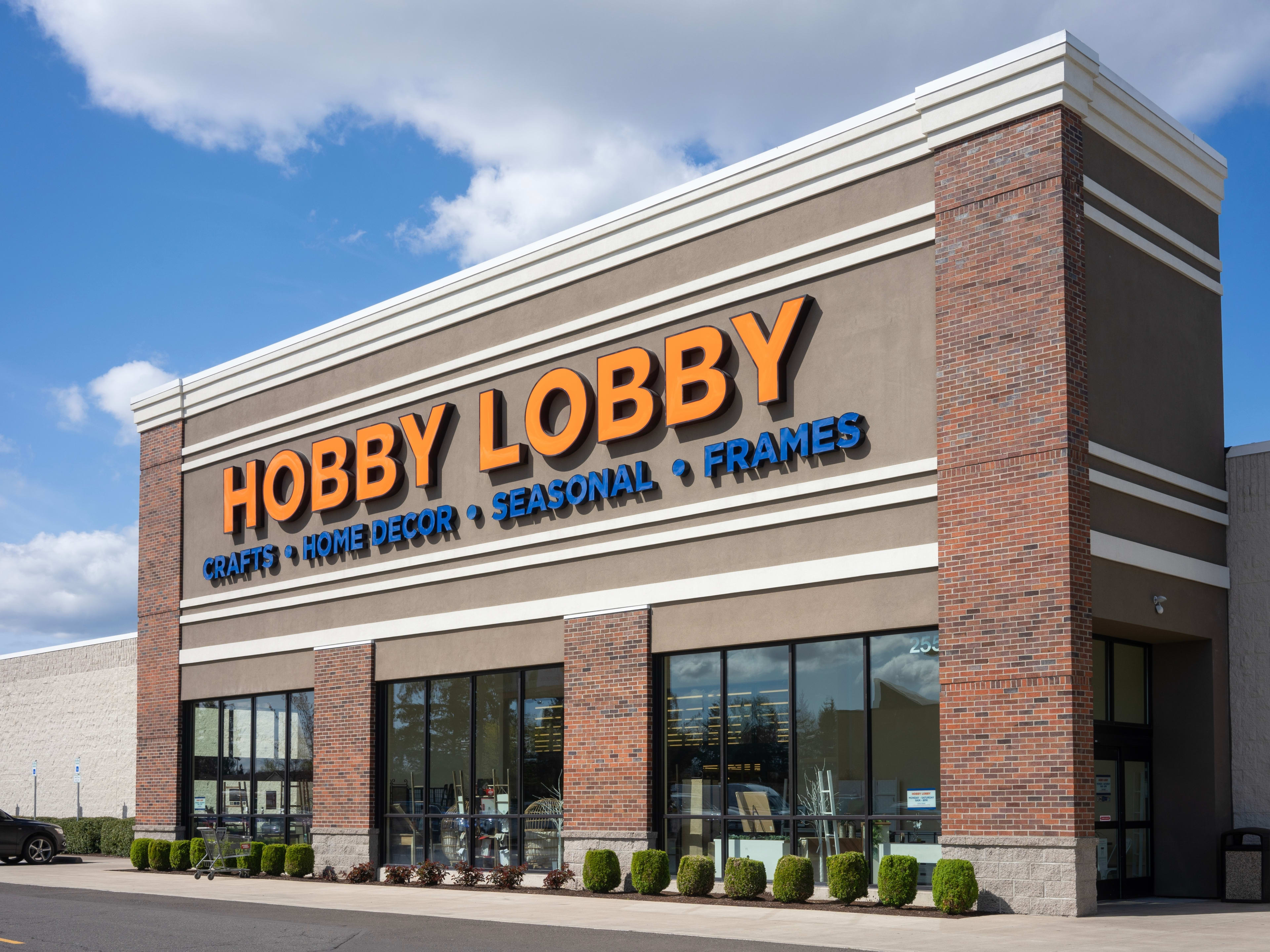 Hobby Lobby's Cute Yellow Bee Planter Is Perfect For Spring - Dengarden