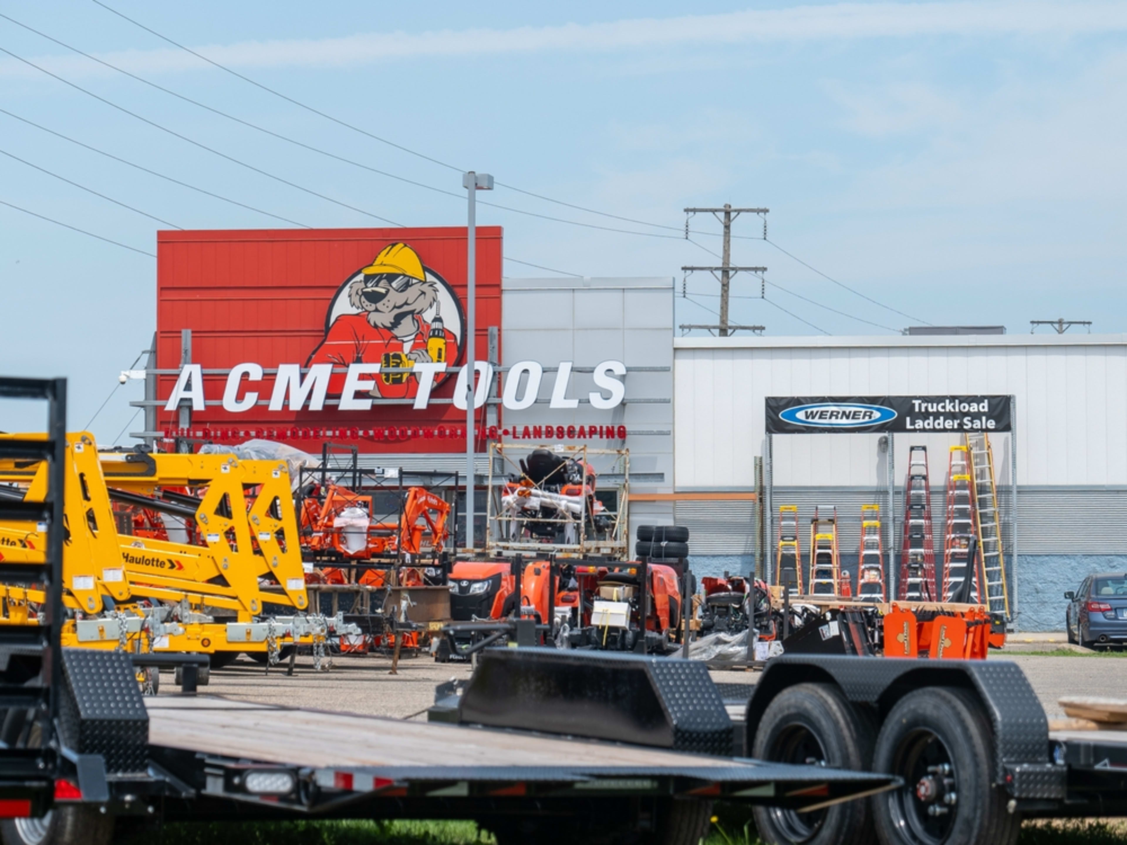 Lawn Influencer Improves Shrubs Using Stihl Tools