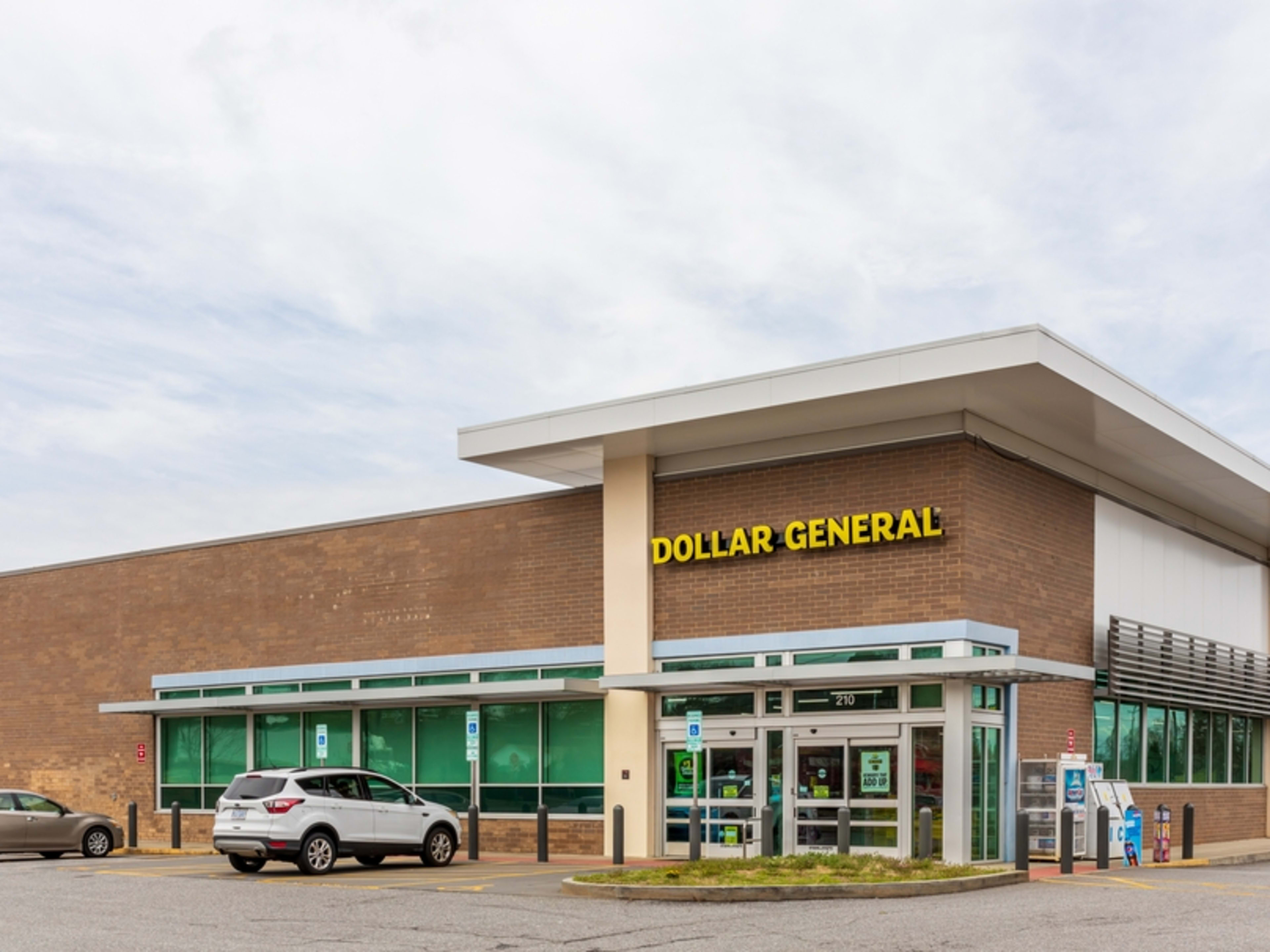 Dolly Parton's Summer Collection Is at Dollar General - Dengarden