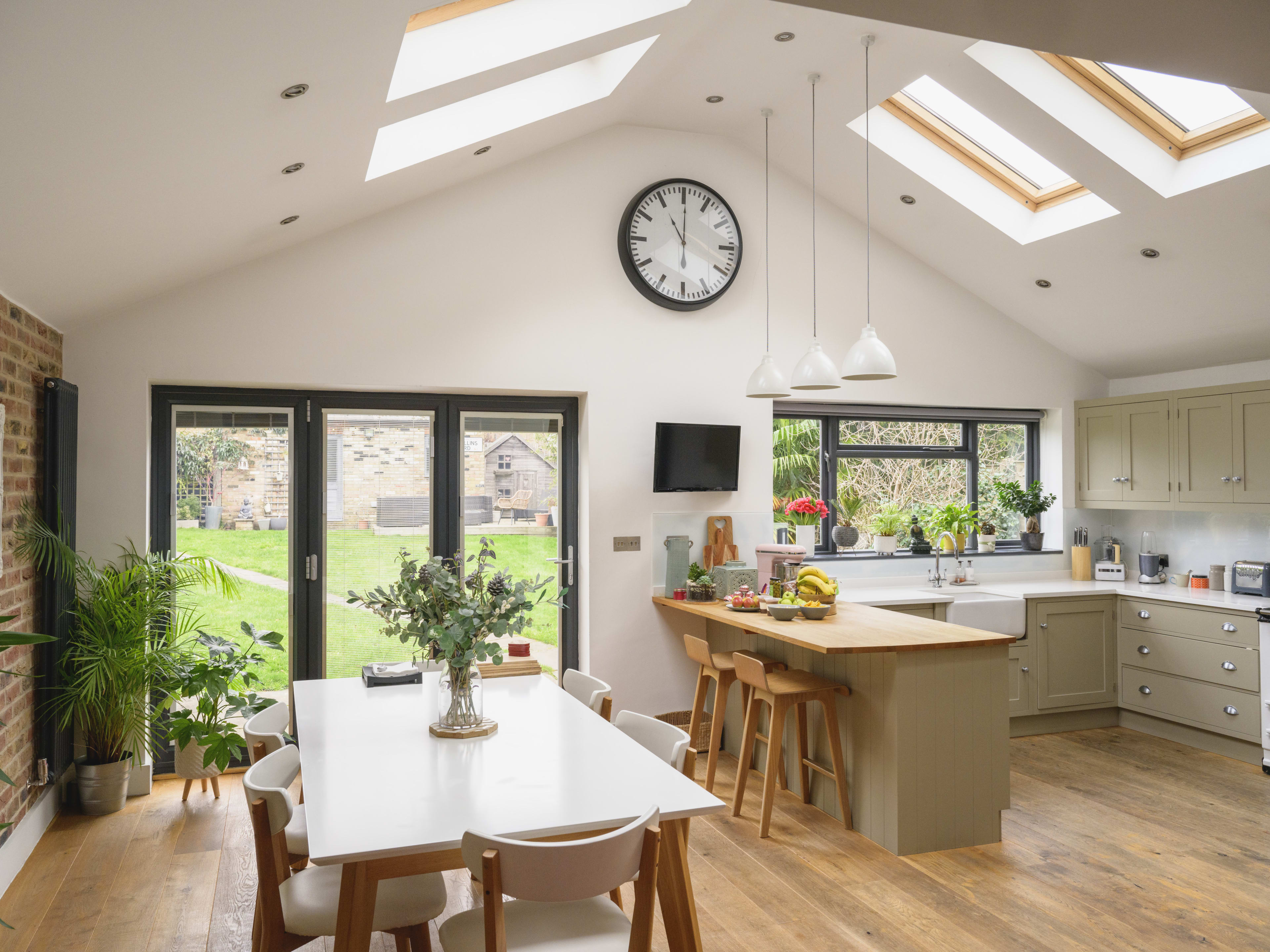 How to Make a Skylight Shade to Block Out Light, Heat and Cold - Dengarden