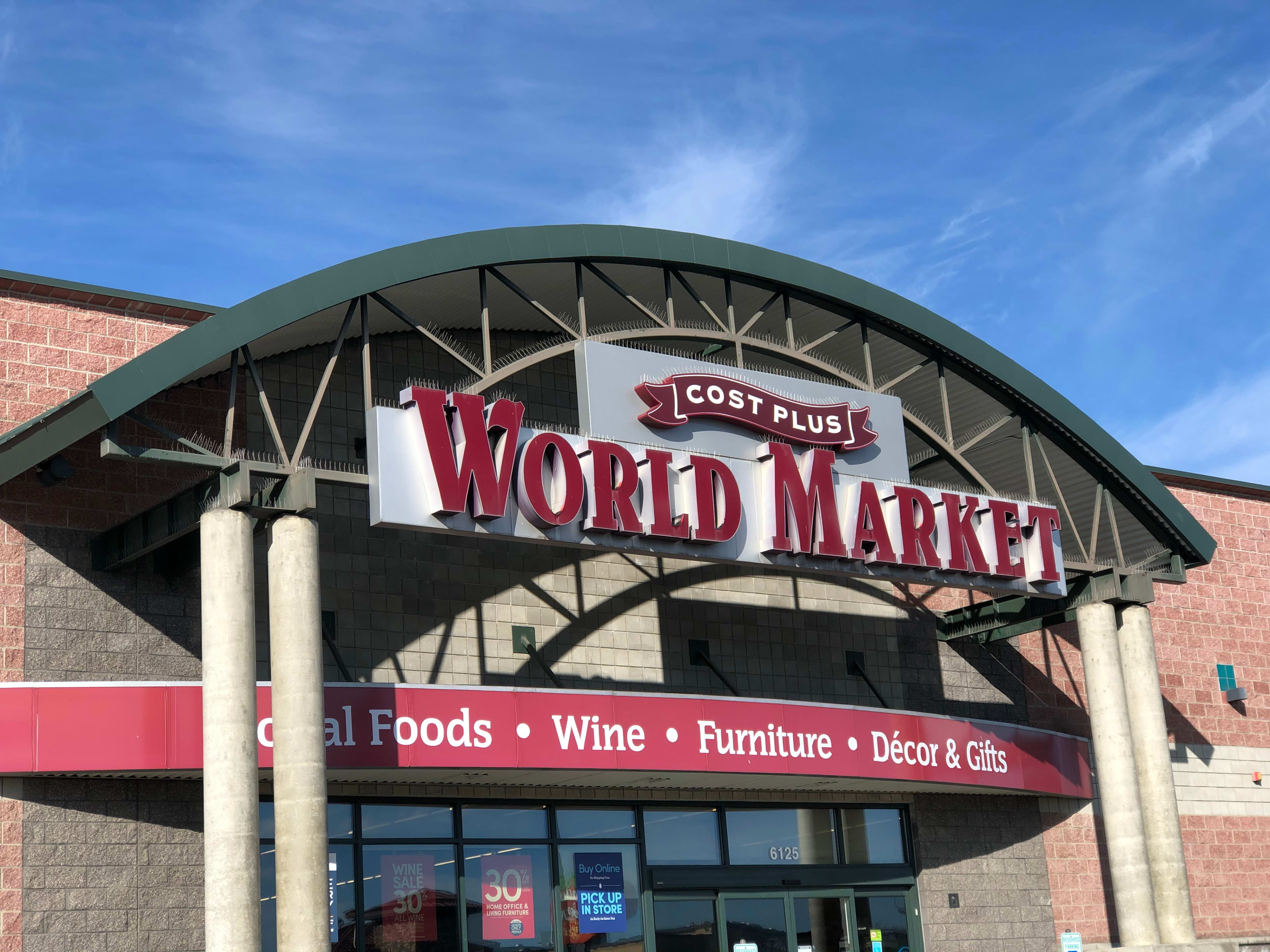 World Market Has a New Swivel Chair Shoppers Say Is 'Perfect' - Dengarden