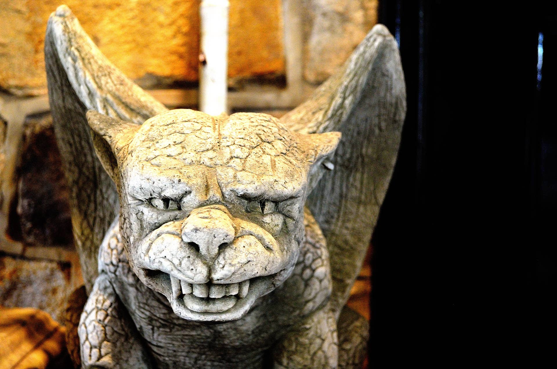 11 Types of Gargoyle Statues for Your Garden - Dengarden