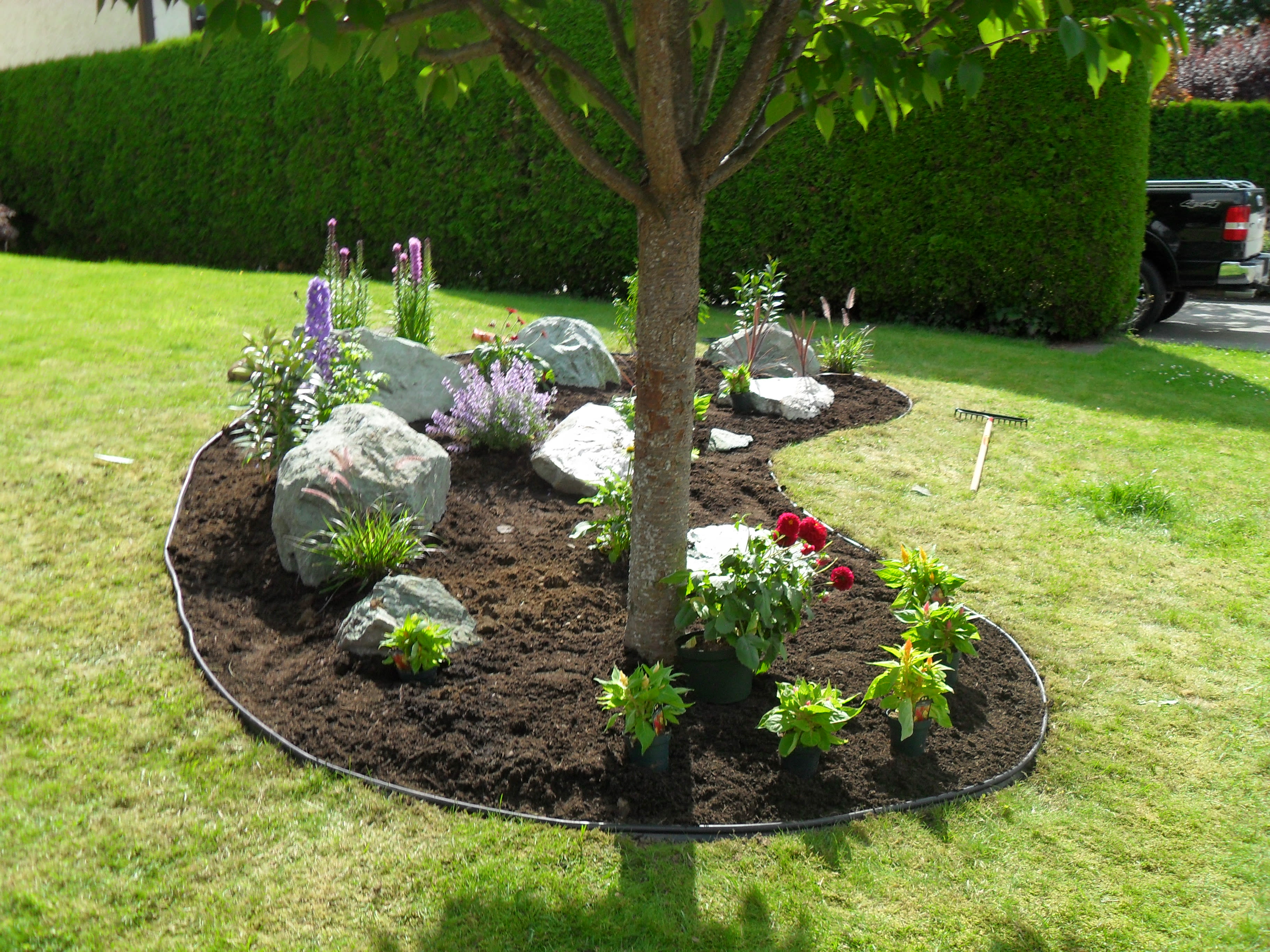Easy DIY Landscaping: Build a Rock Garden - Dengarden