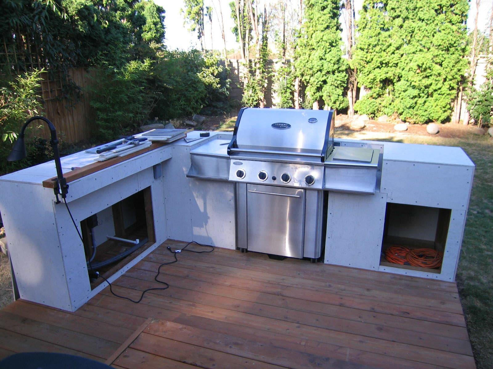 How to Build an Outdoor Kitchen and BBQ Island - Dengarden