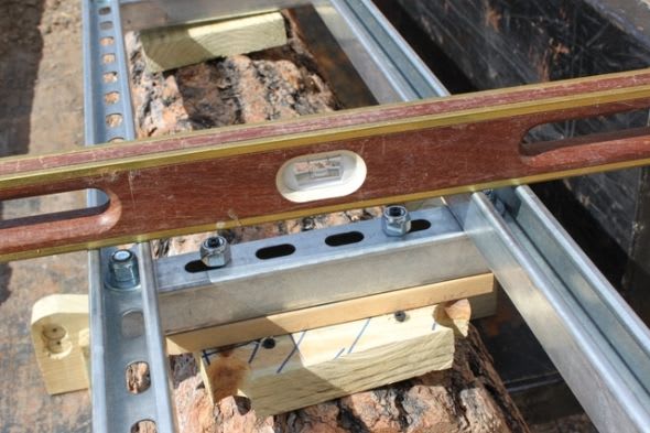 DIY Guide Rails for a Chainsaw Mill (Granberg Alaskan MKIII) - Dengarden