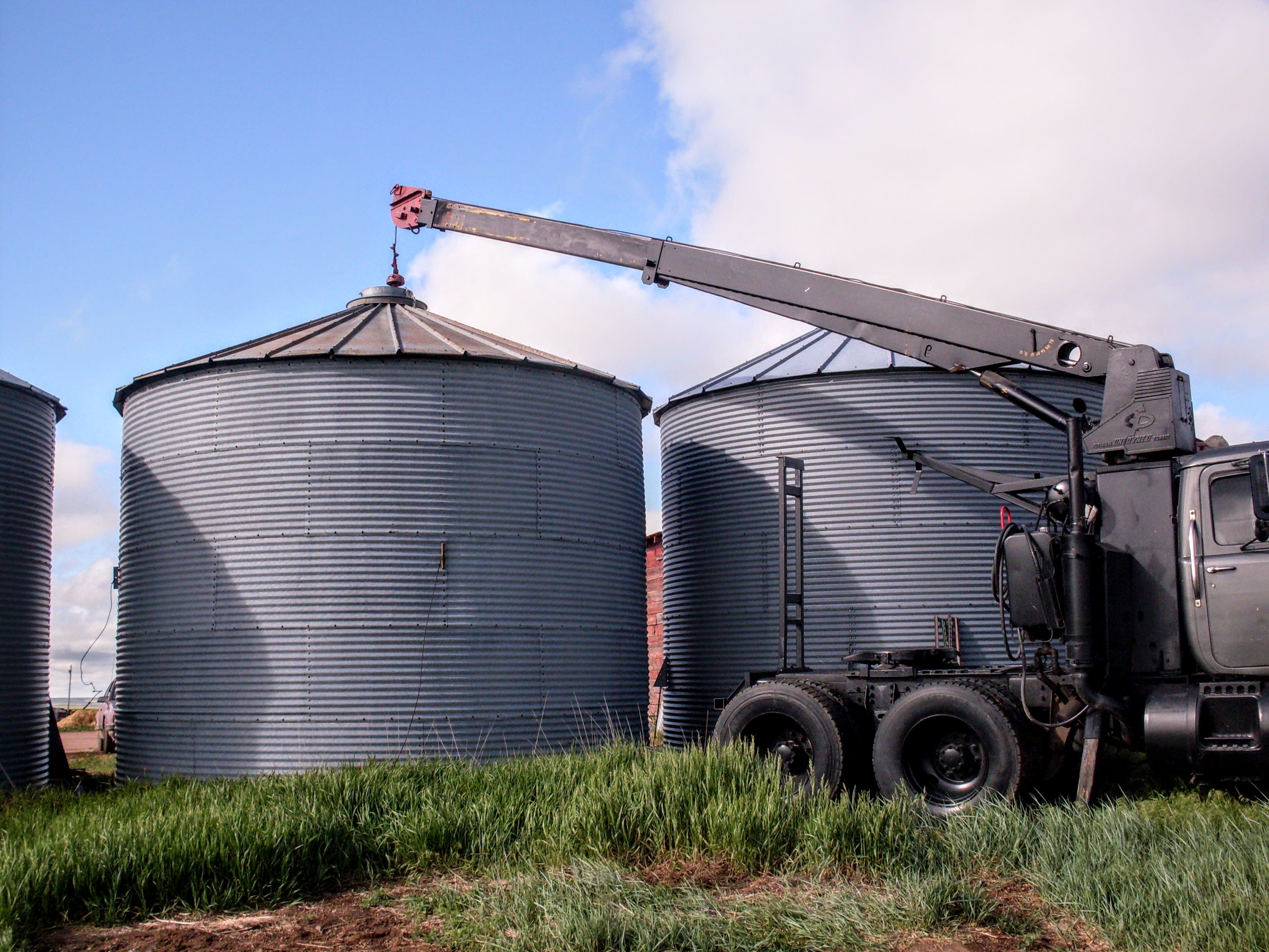 How to Disassemble a Grain Bin: Picture Tutorial - Dengarden