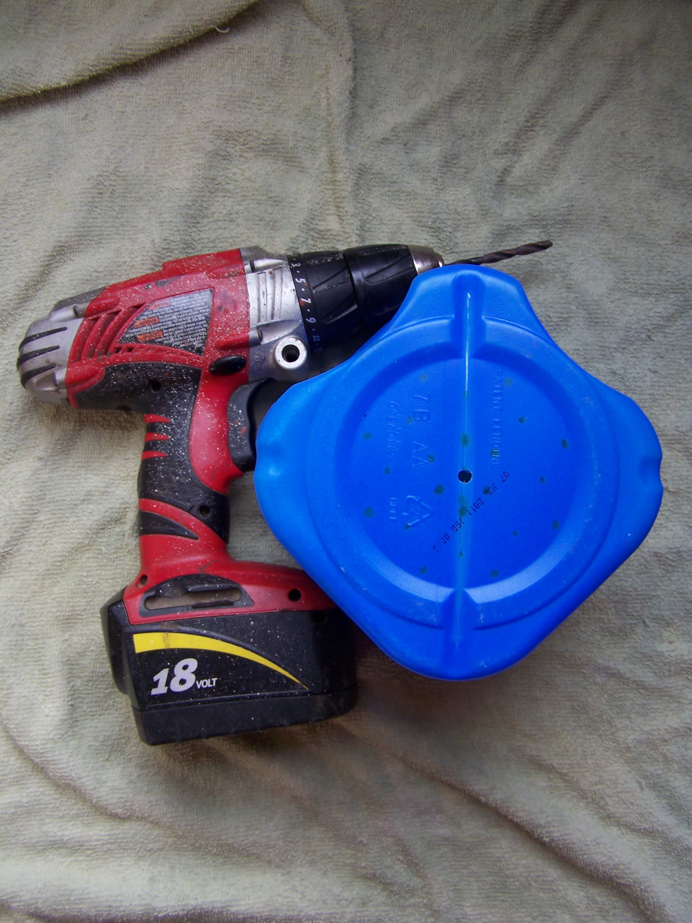 DIY Flow-Through Composter: How to Build a Coffee Can Worm Composter ...