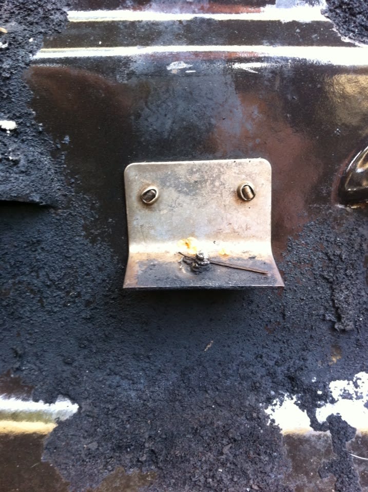 How to remove a broken, rusted, or stripped screw - Dengarden