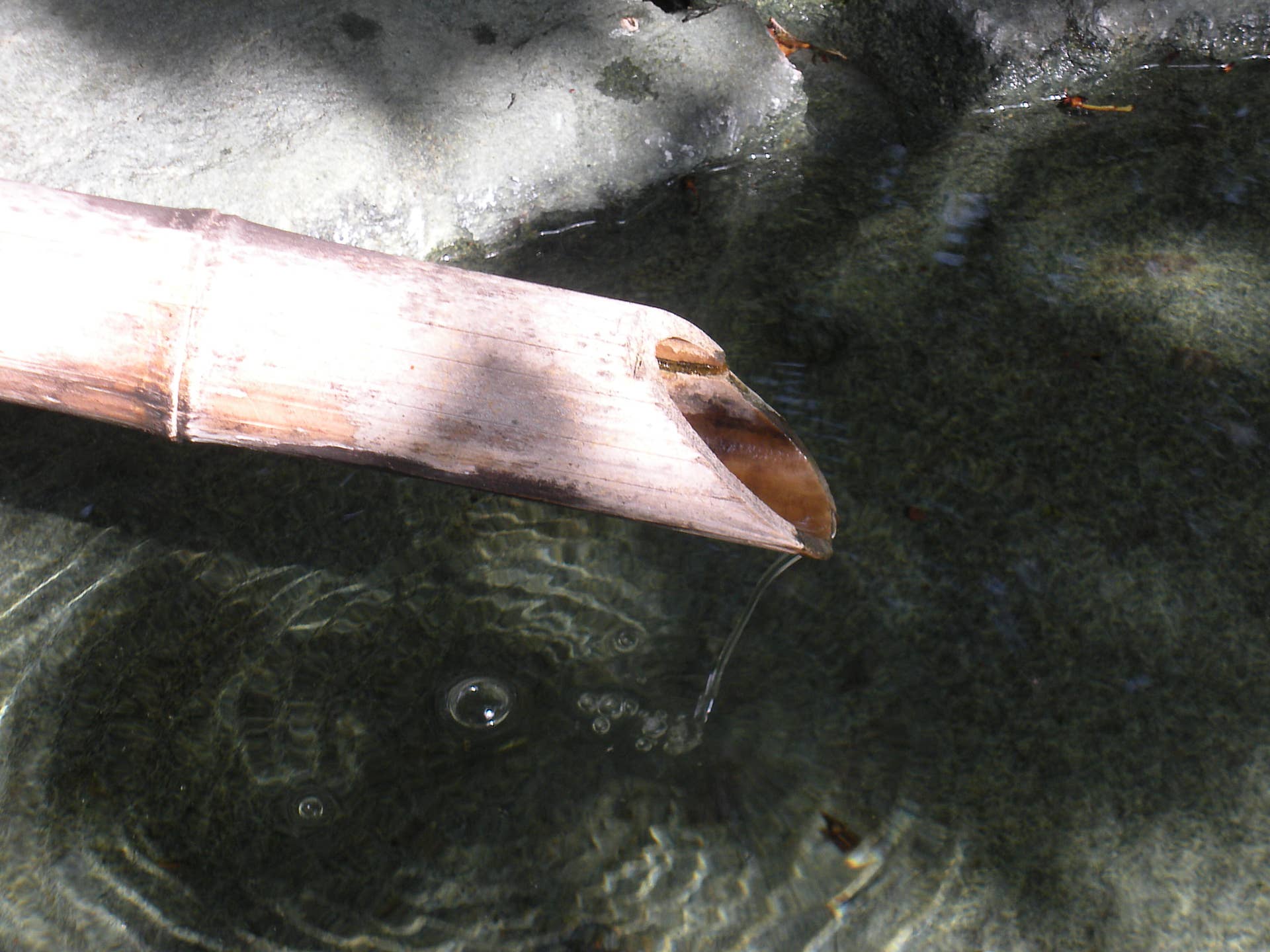 Fountains in Japanese Gardens: Meaning & Symbolism of Water - Dengarden