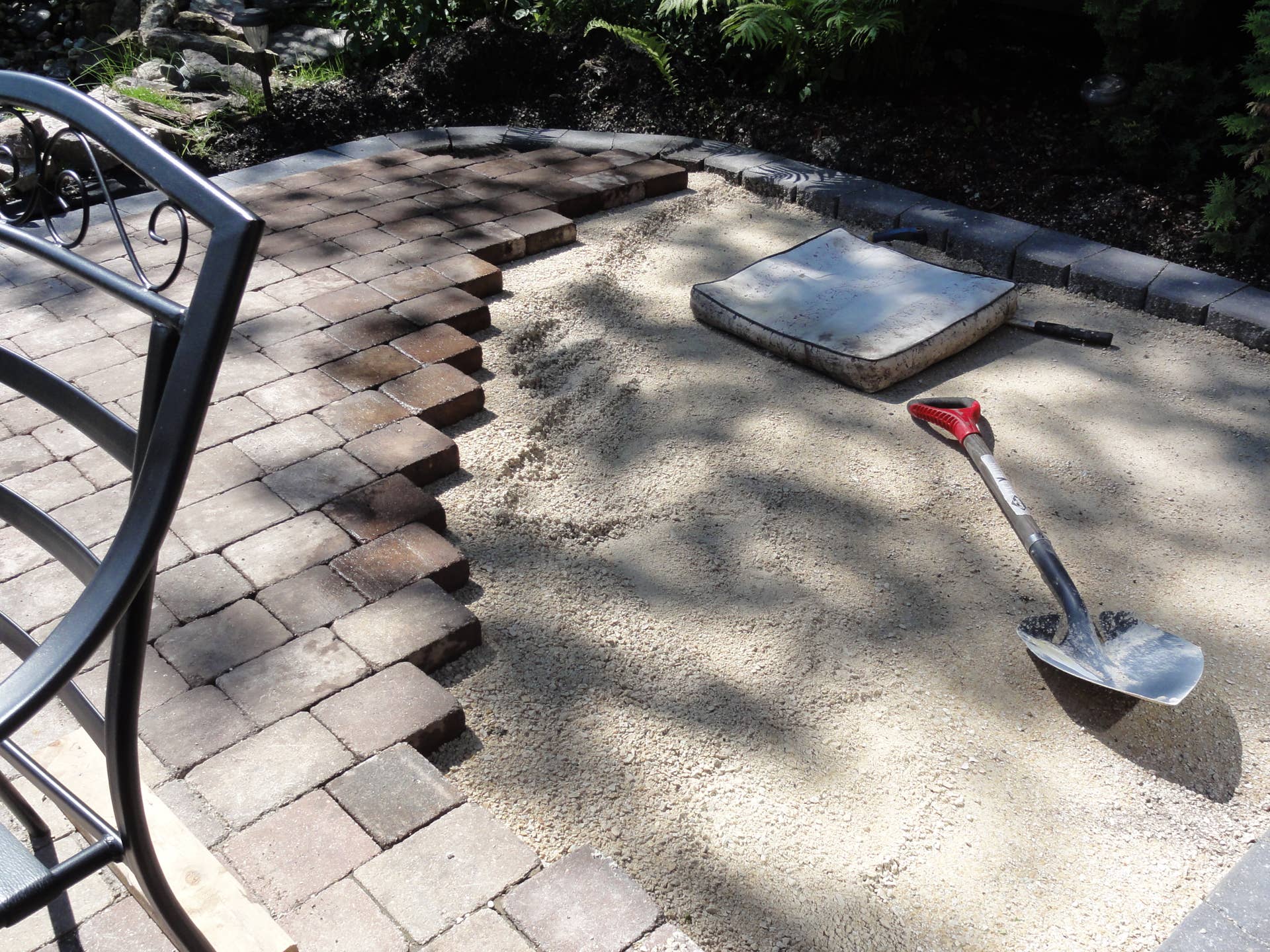 How to Build a Patio With Paving Stones - Dengarden