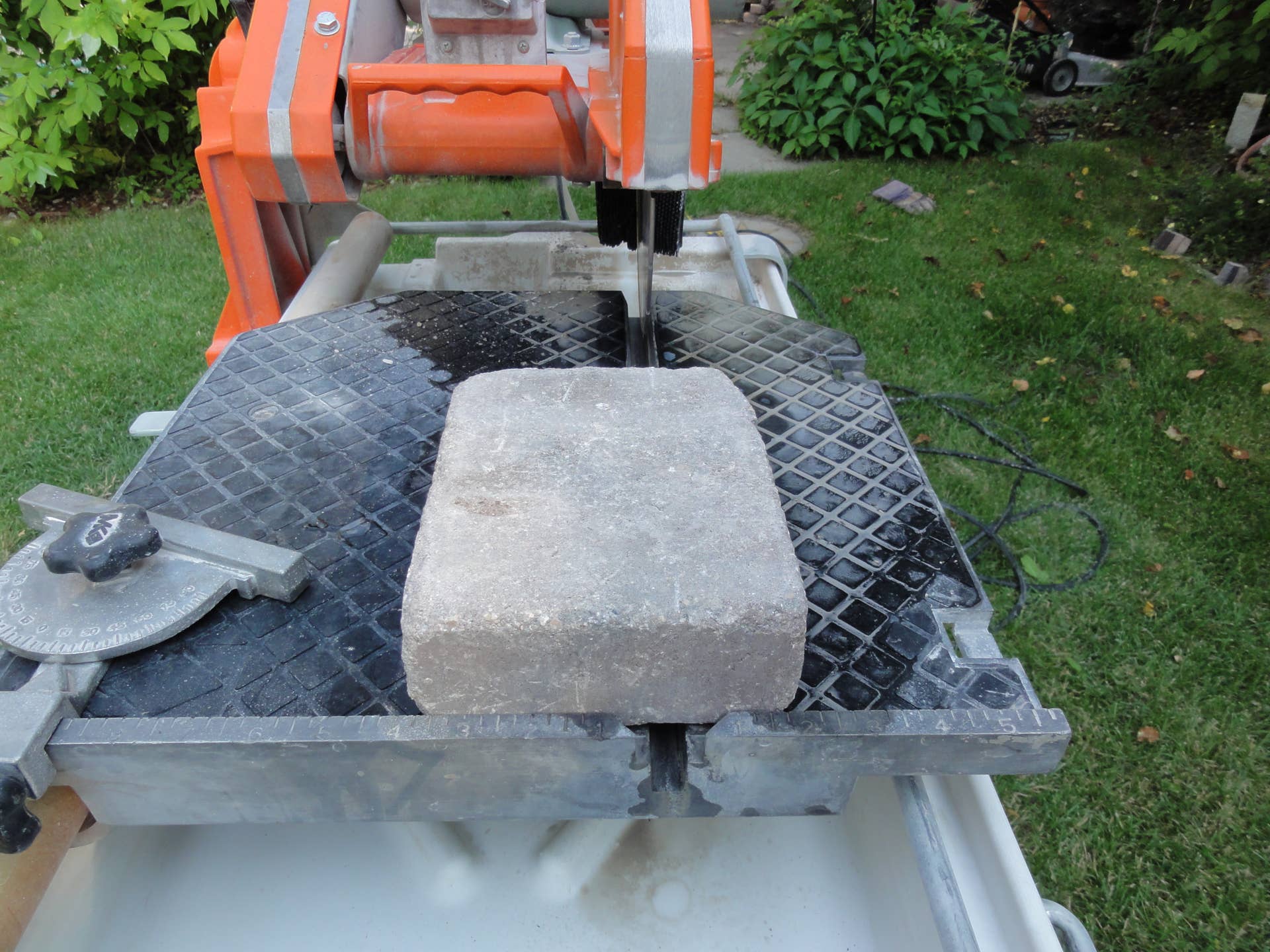 How to Build a Patio With Paving Stones - Dengarden