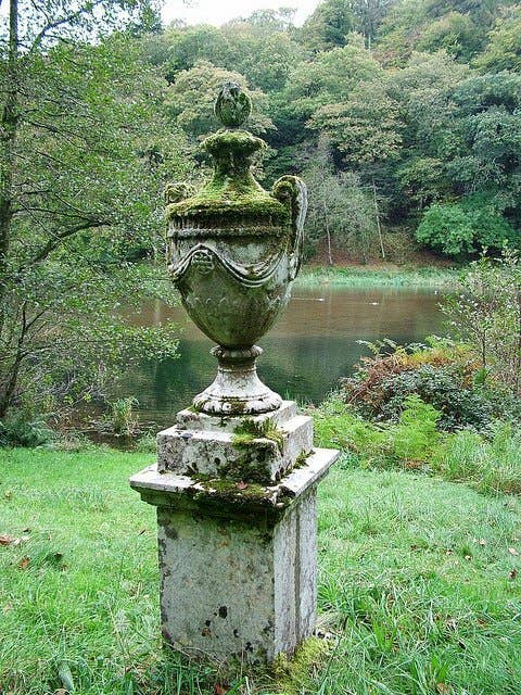 How to Age a Concrete Garden Statue to Make It Look Antique - Dengarden