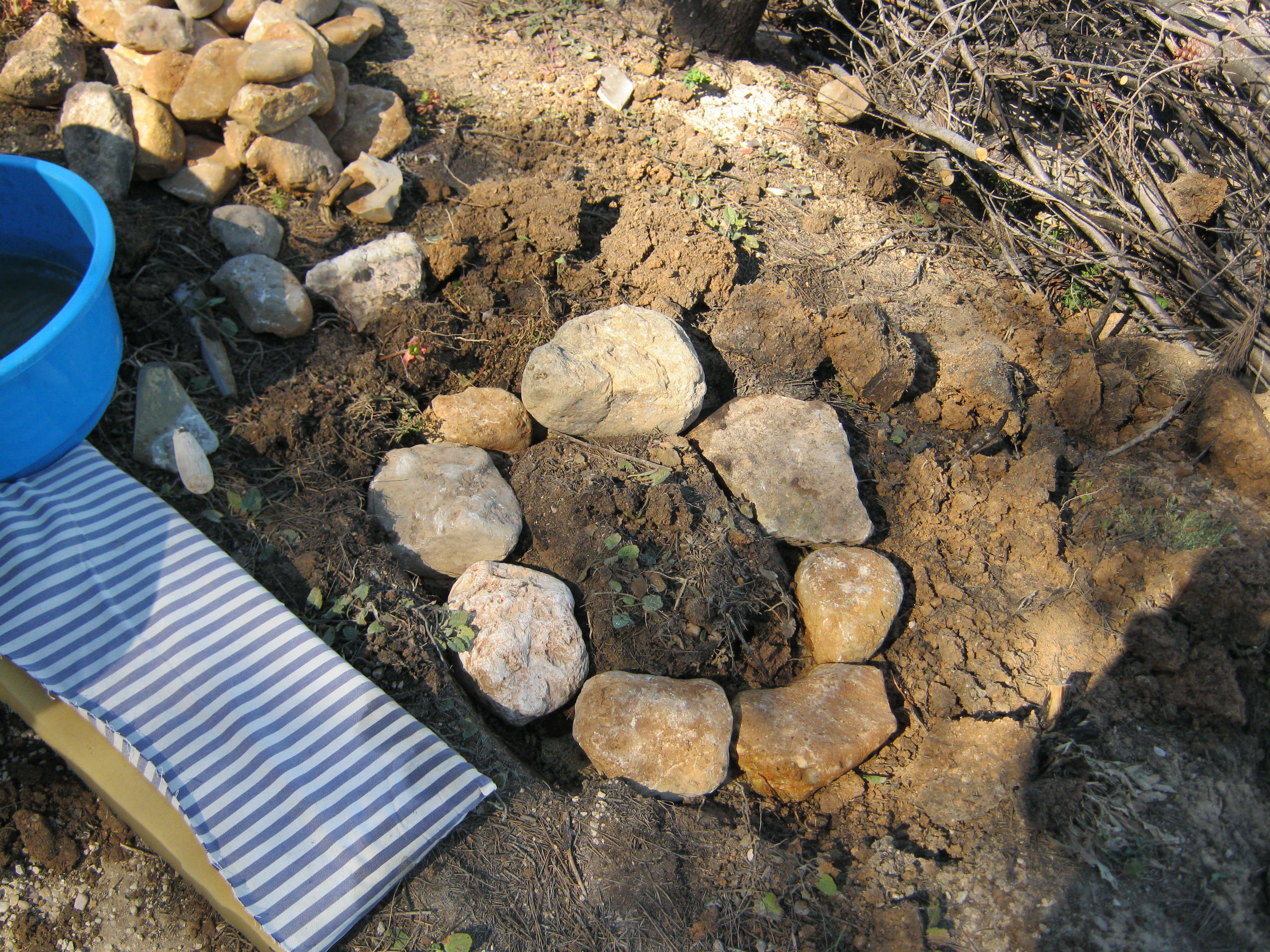 How to Build Rustic Stone Planters for Your Garden - Dengarden