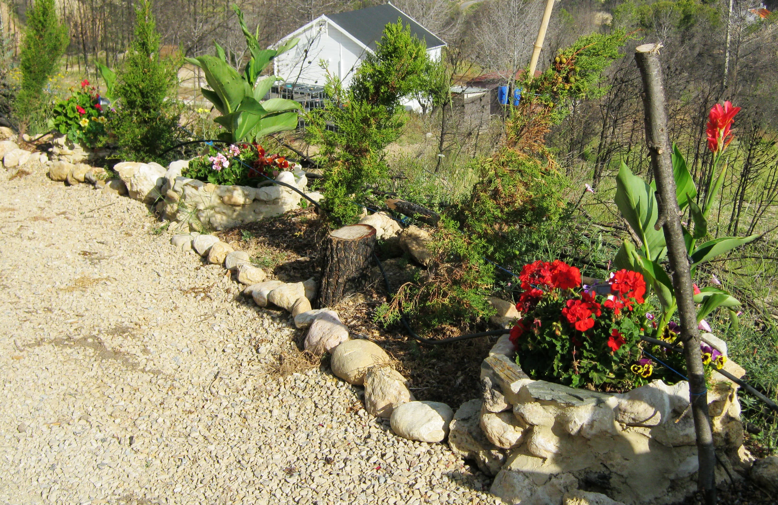 How to Build Rustic Stone Planters for Your Garden - Dengarden