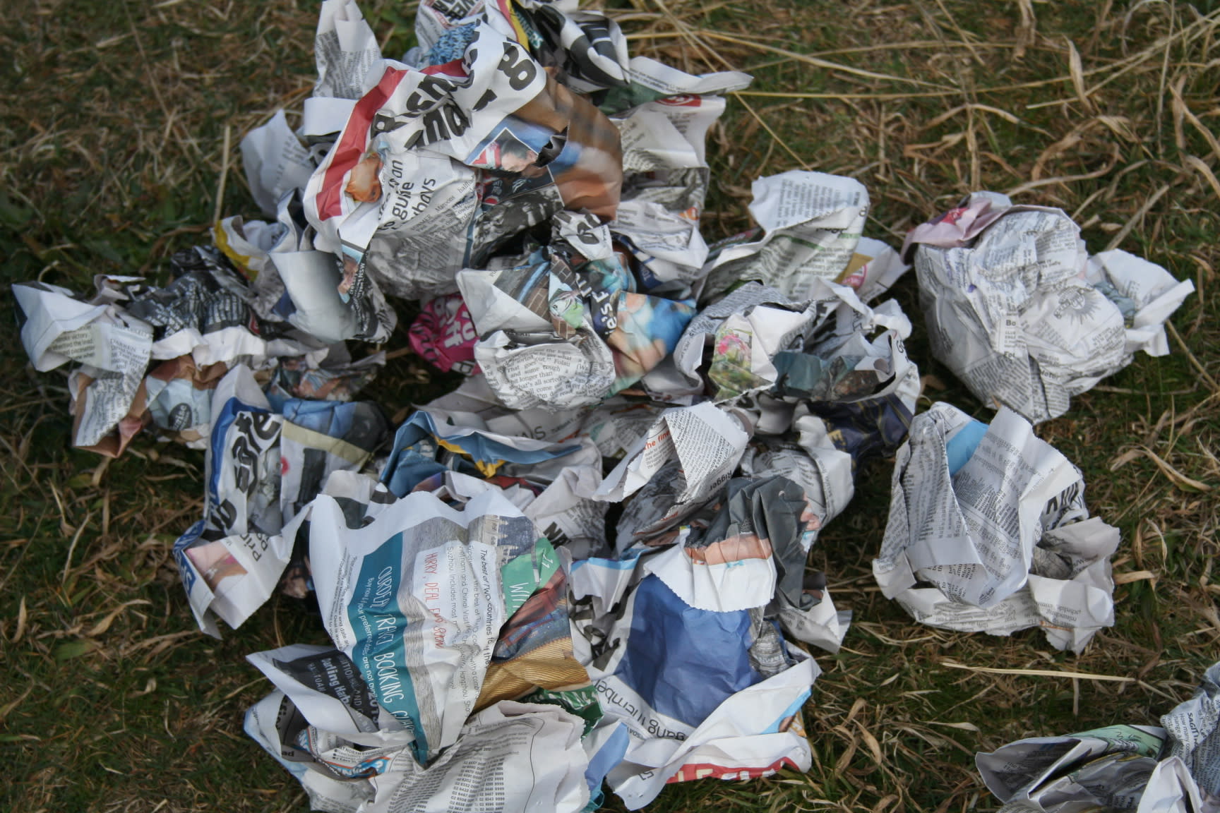 How to Make Quick and Easy Newspaper Bricks for Your Fire - Dengarden