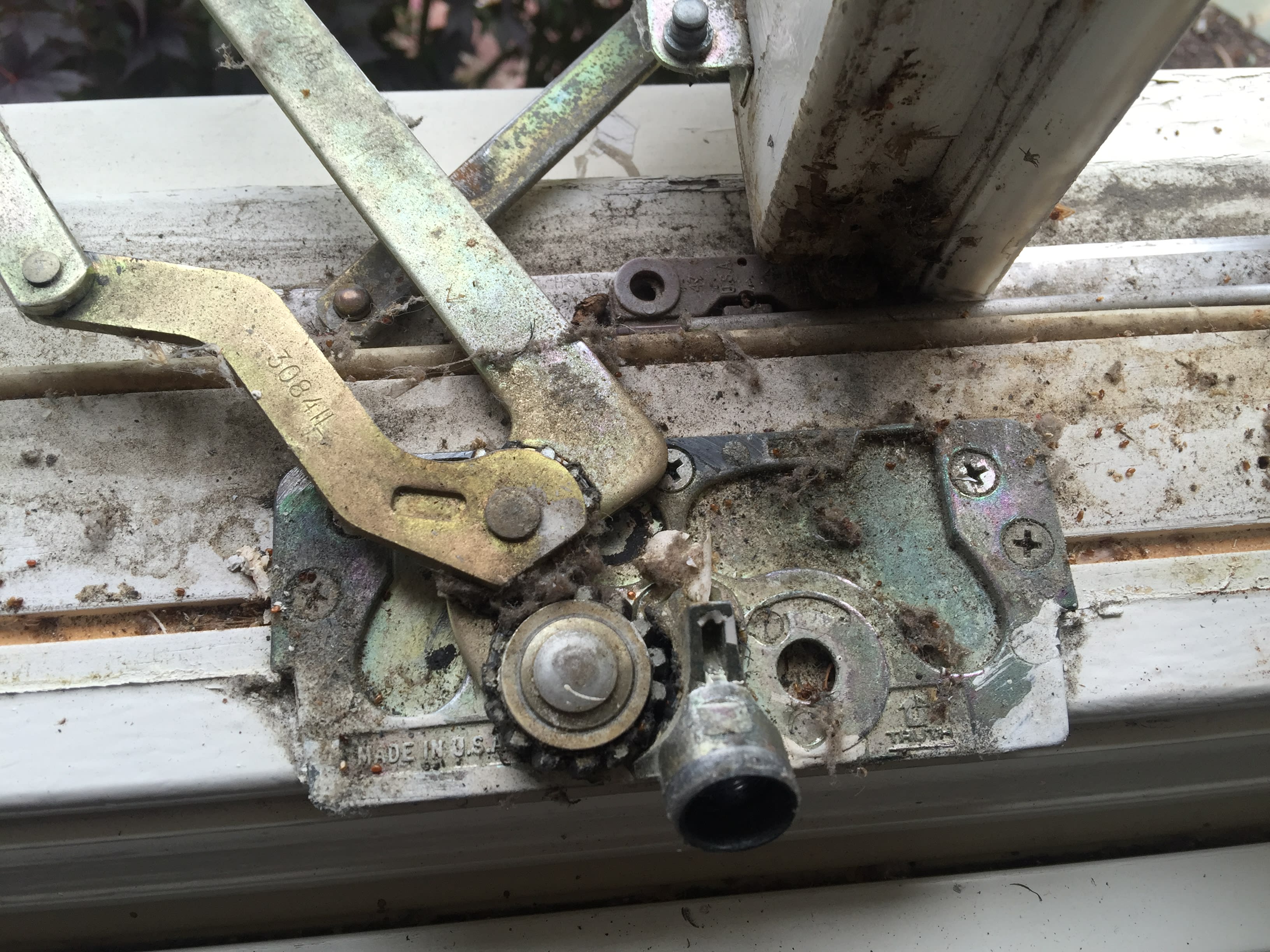 How to Replace a Broken Window Crank - Dengarden