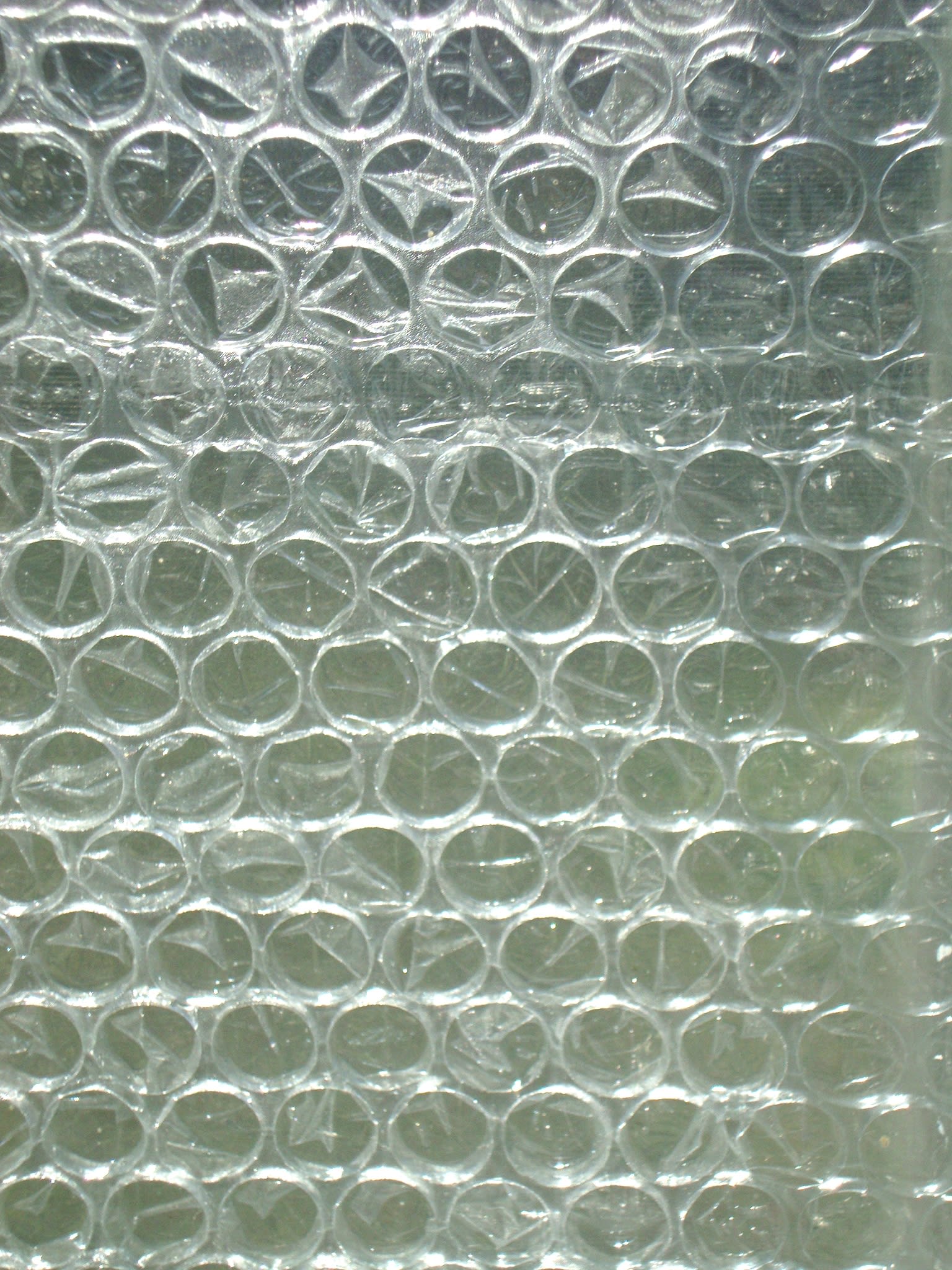 How to Bubble Wrap Windows for Winter Warmth: Easy Insulation Methods ...