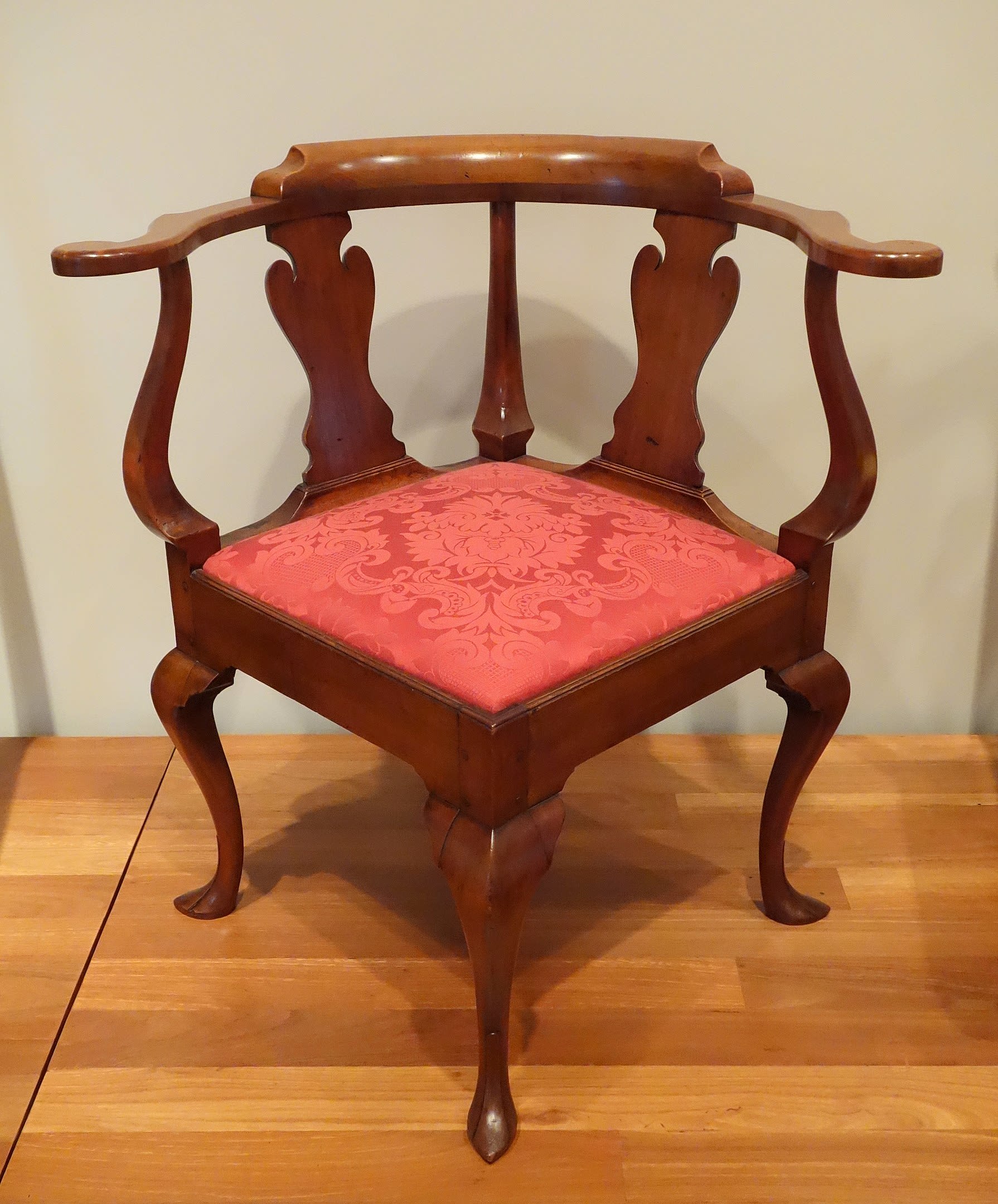 A Guide to Antique Chair Identification With Photos - Dengarden