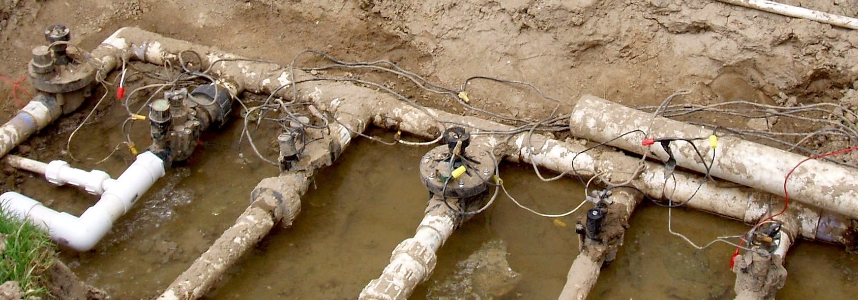 How to Detect a Water Leak in the Irrigation System - Dengarden