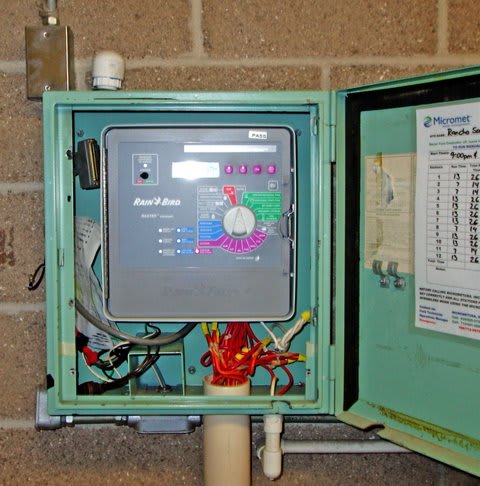 How to Detect a Water Leak in the Irrigation System - Dengarden