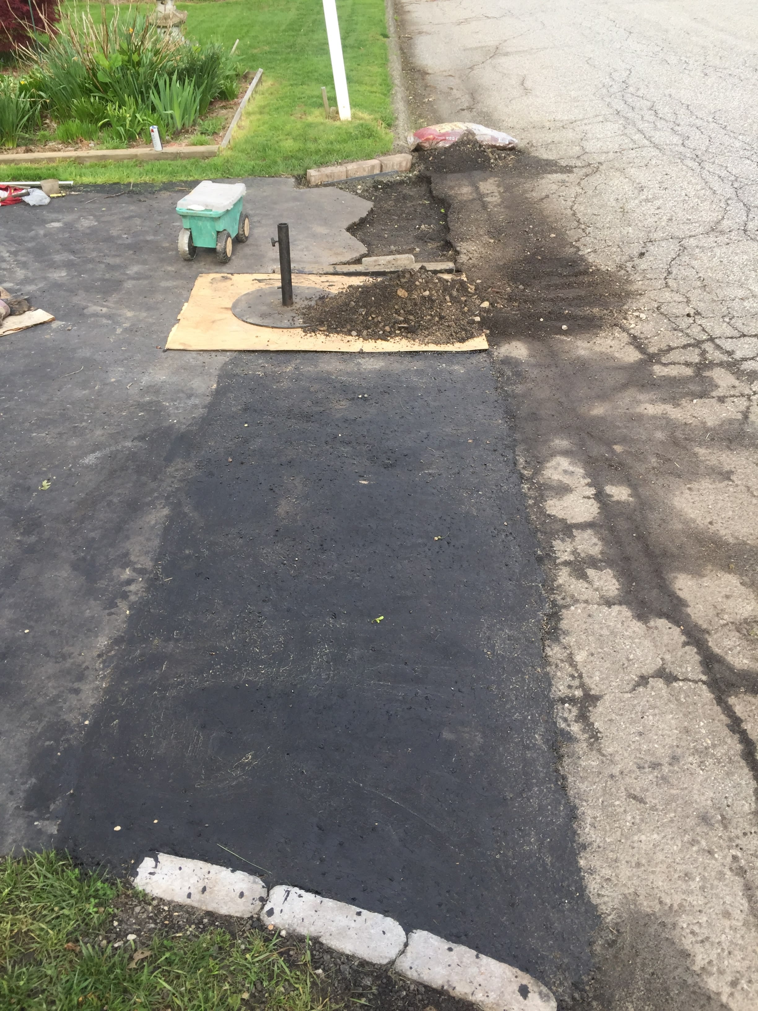 How to Repair a Cracked Driveway - Dengarden