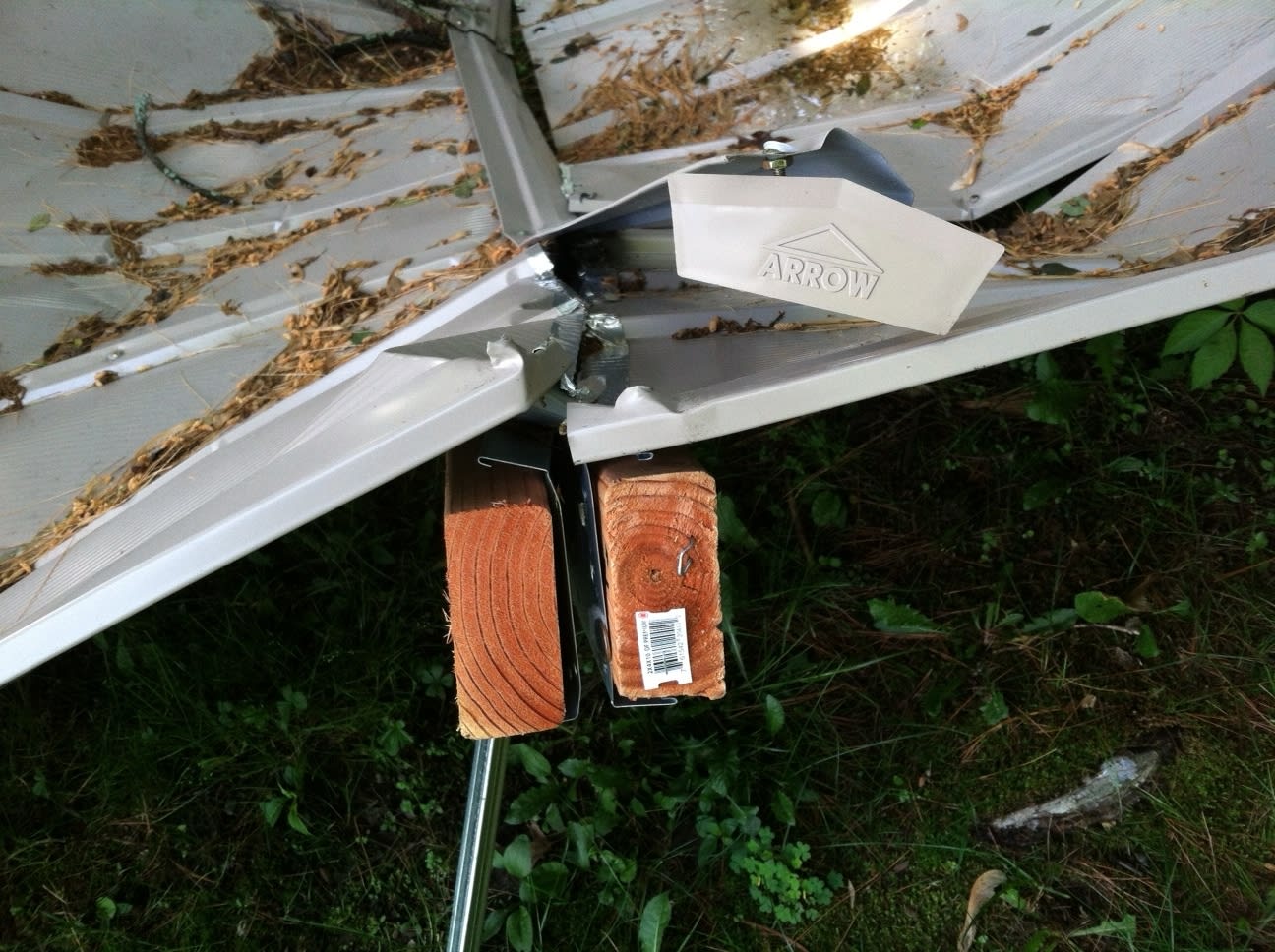 How to Fix a Collapsed Storage Shed (Arrow SR1012) - Dengarden