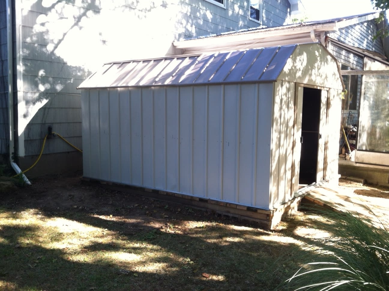 How to Fix a Collapsed Storage Shed (Arrow SR1012) - Dengarden