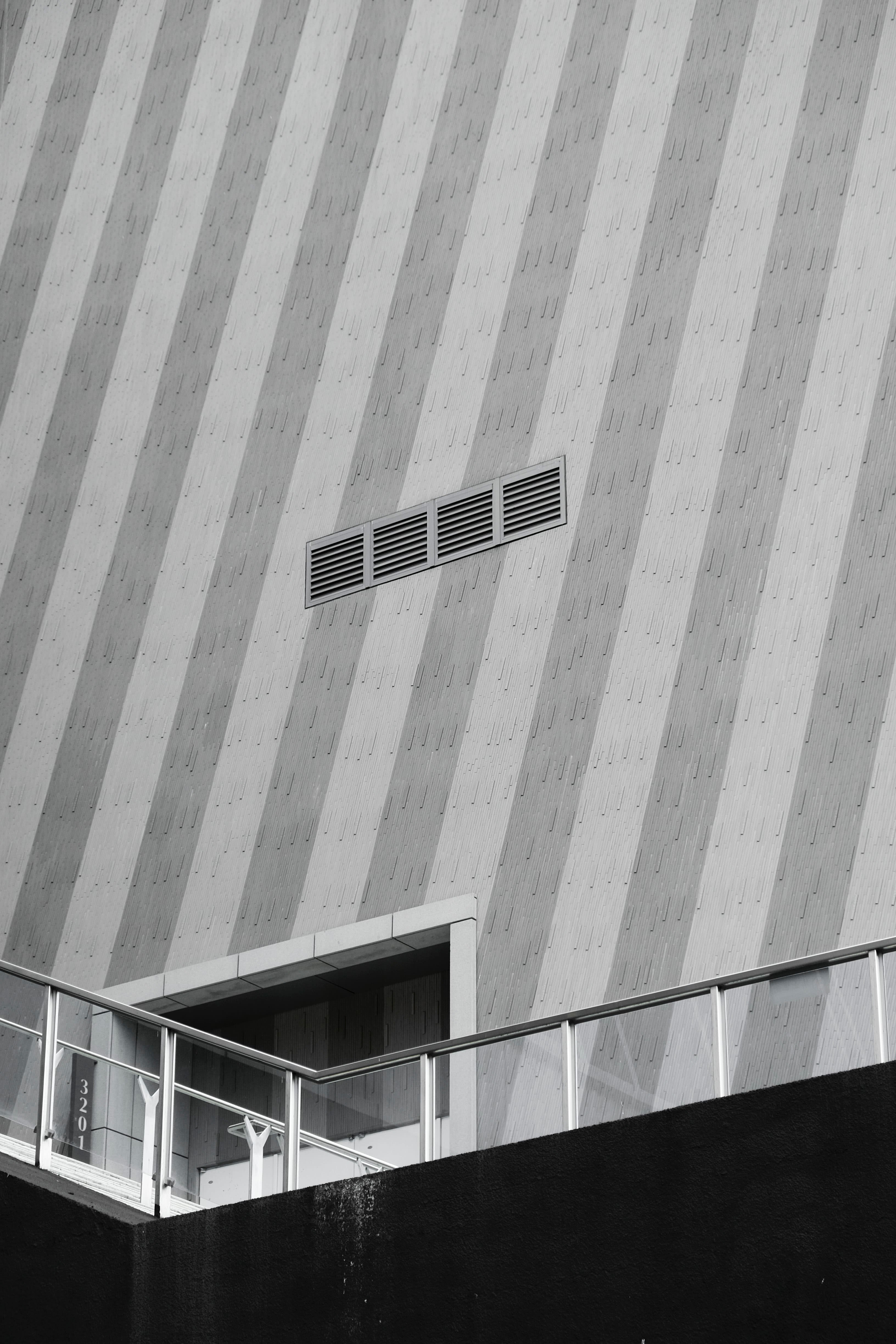 Hot Air Heating vs. Radiators: Which Is Better? - Dengarden