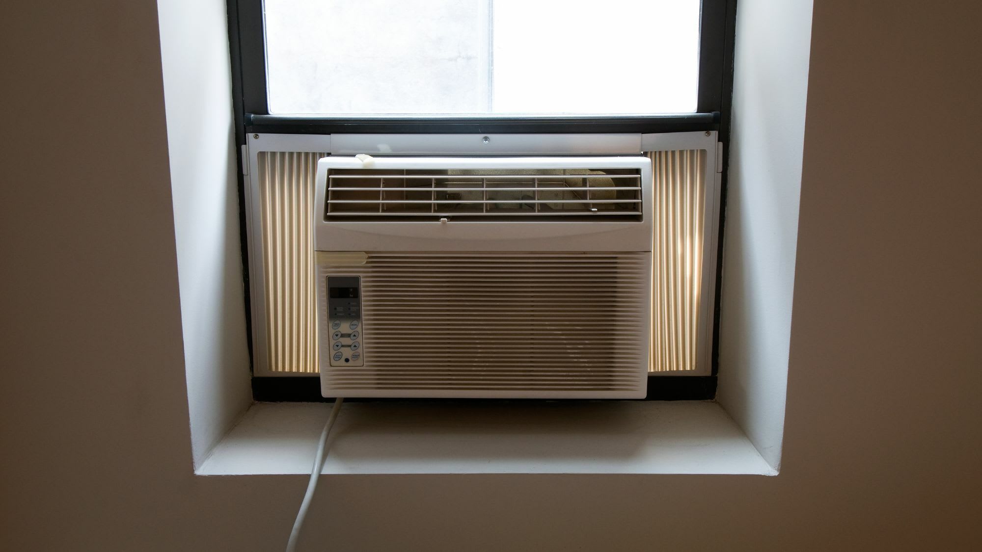 How to Properly Store an Air Conditioner for the Winter - Dengarden
