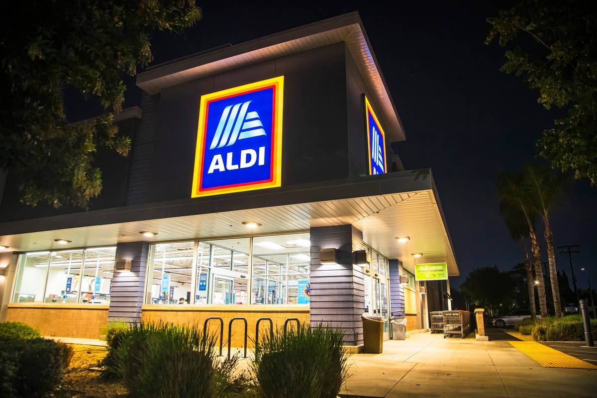 Aldi Just Made a Blah Bathroom Cleaning Tool So Cute - Dengarden
