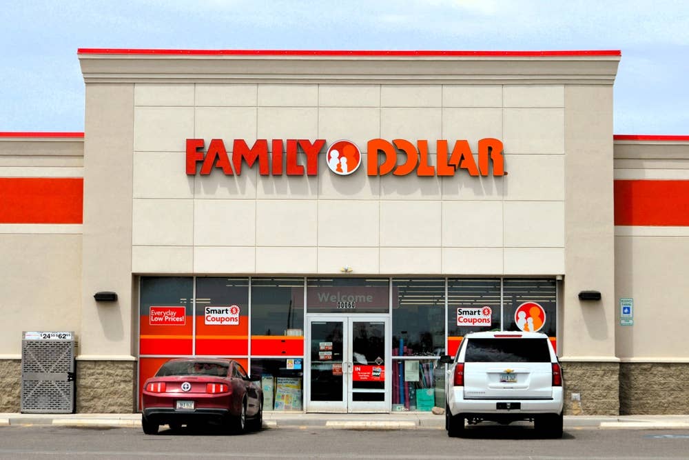 Is Family Dollar Open on Thanksgiving? 2025 Holiday Hours - Dengarden