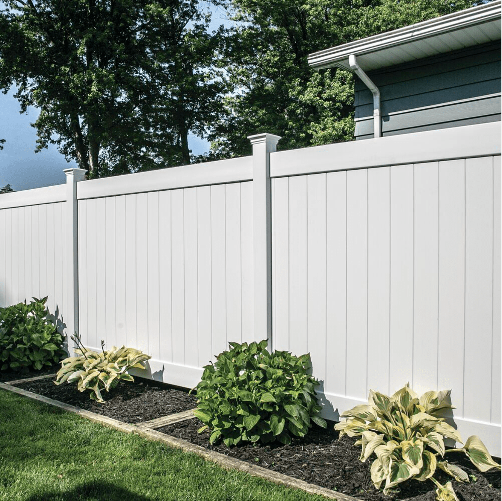 15 Backyard Fence Ideas For Privacy in Style - Dengarden