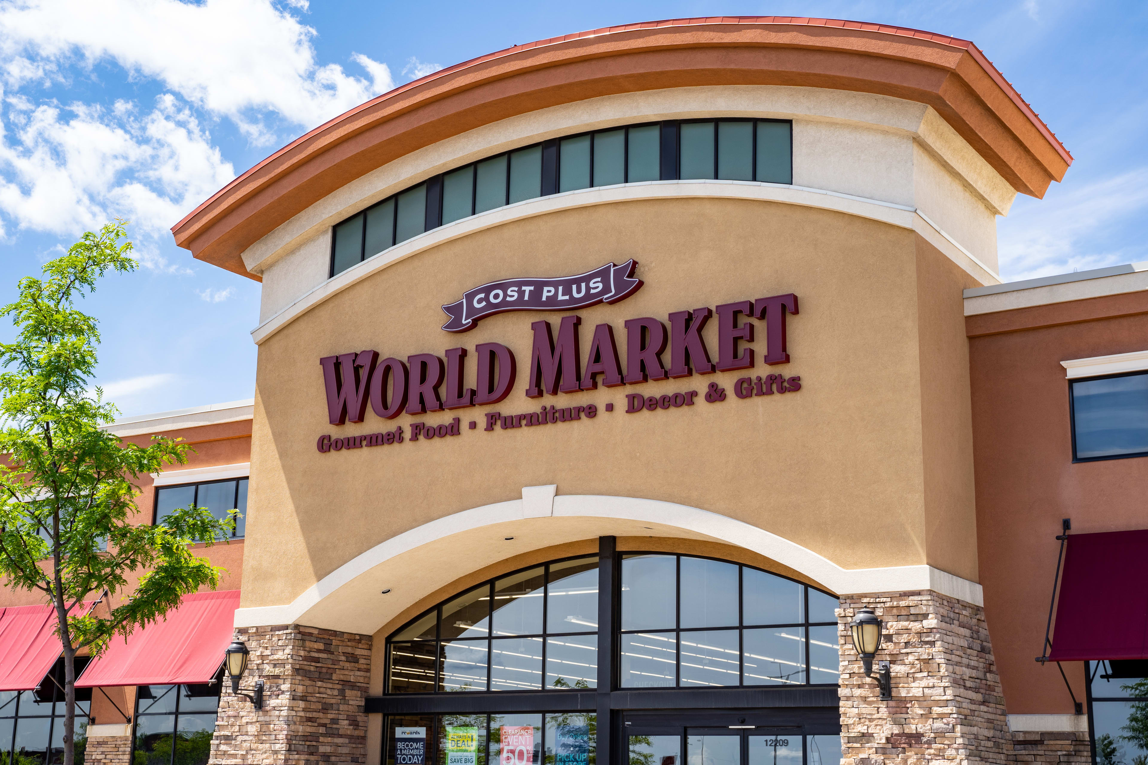 World Market Has a New Swivel Chair Shoppers Say Is 'Perfect' - Dengarden