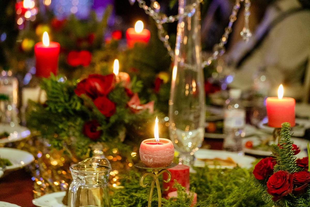 DIYer Transforms Pool Noodles Into Stunning Holiday Centerpiece - Dengarden