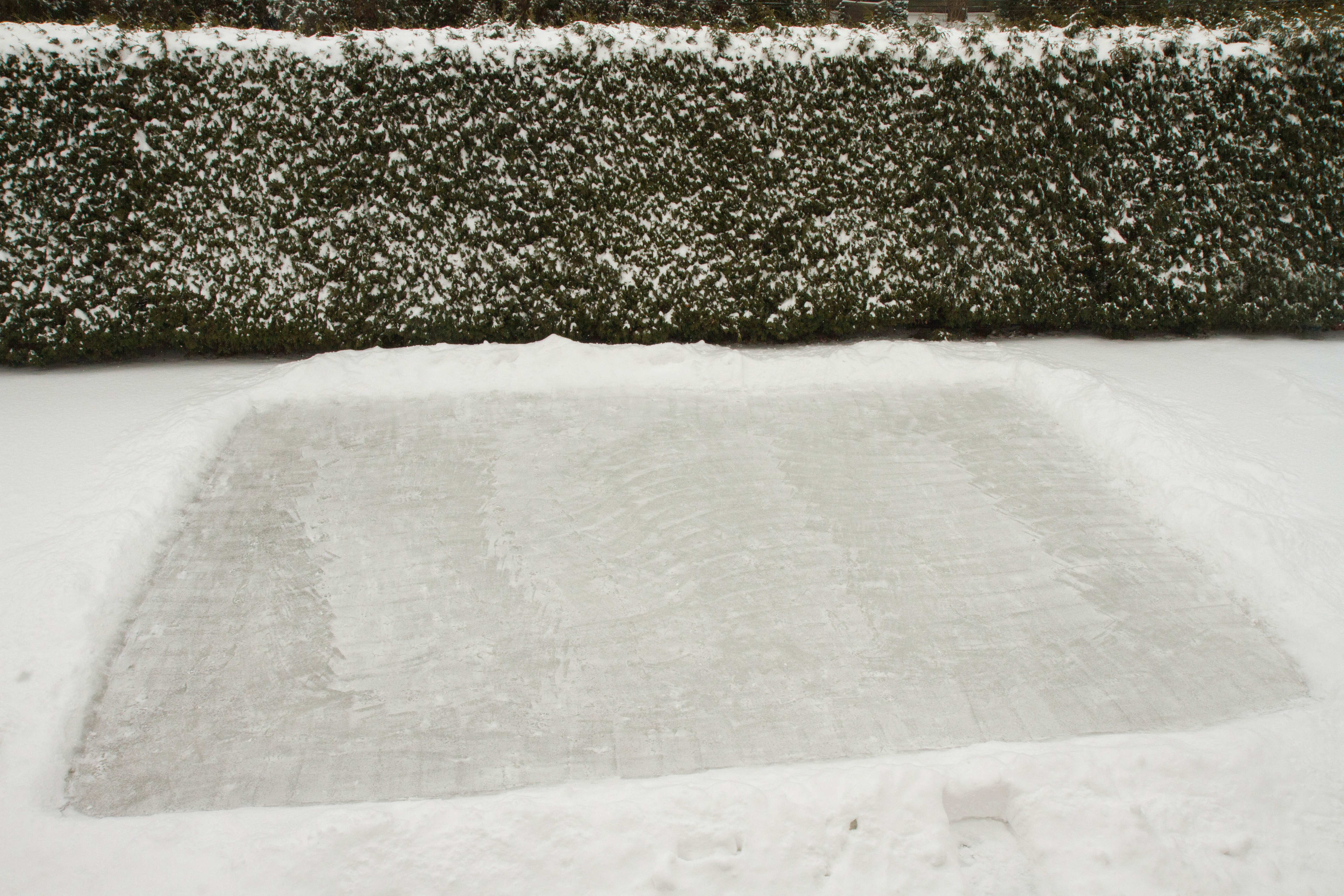 How to Build a Backyard Ice Rink - Dengarden