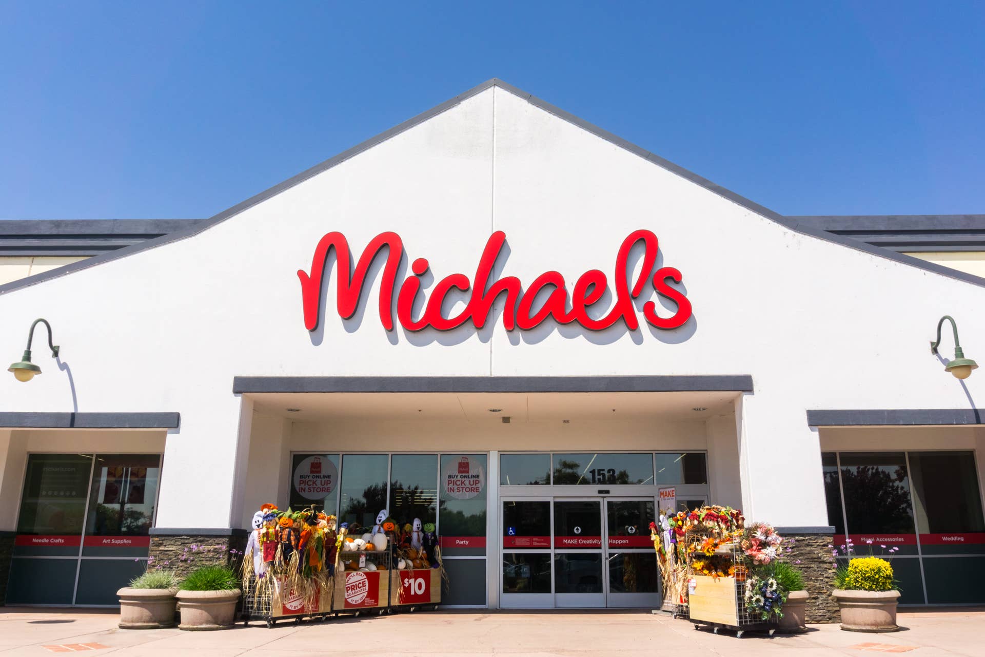 Michaels Has a New 10-Minute Custom Framing Service - Dengarden