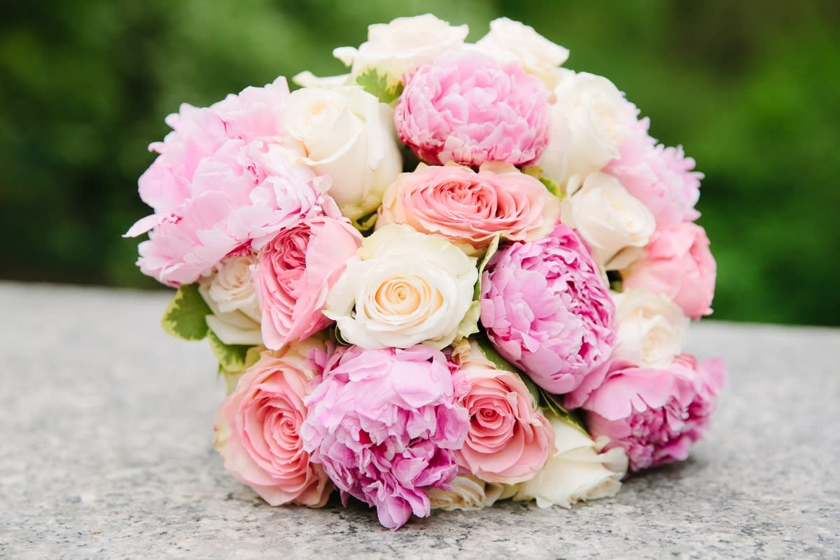 Valentine's Day Wedding Trends and the Flower Making a Comeback - Dengarden