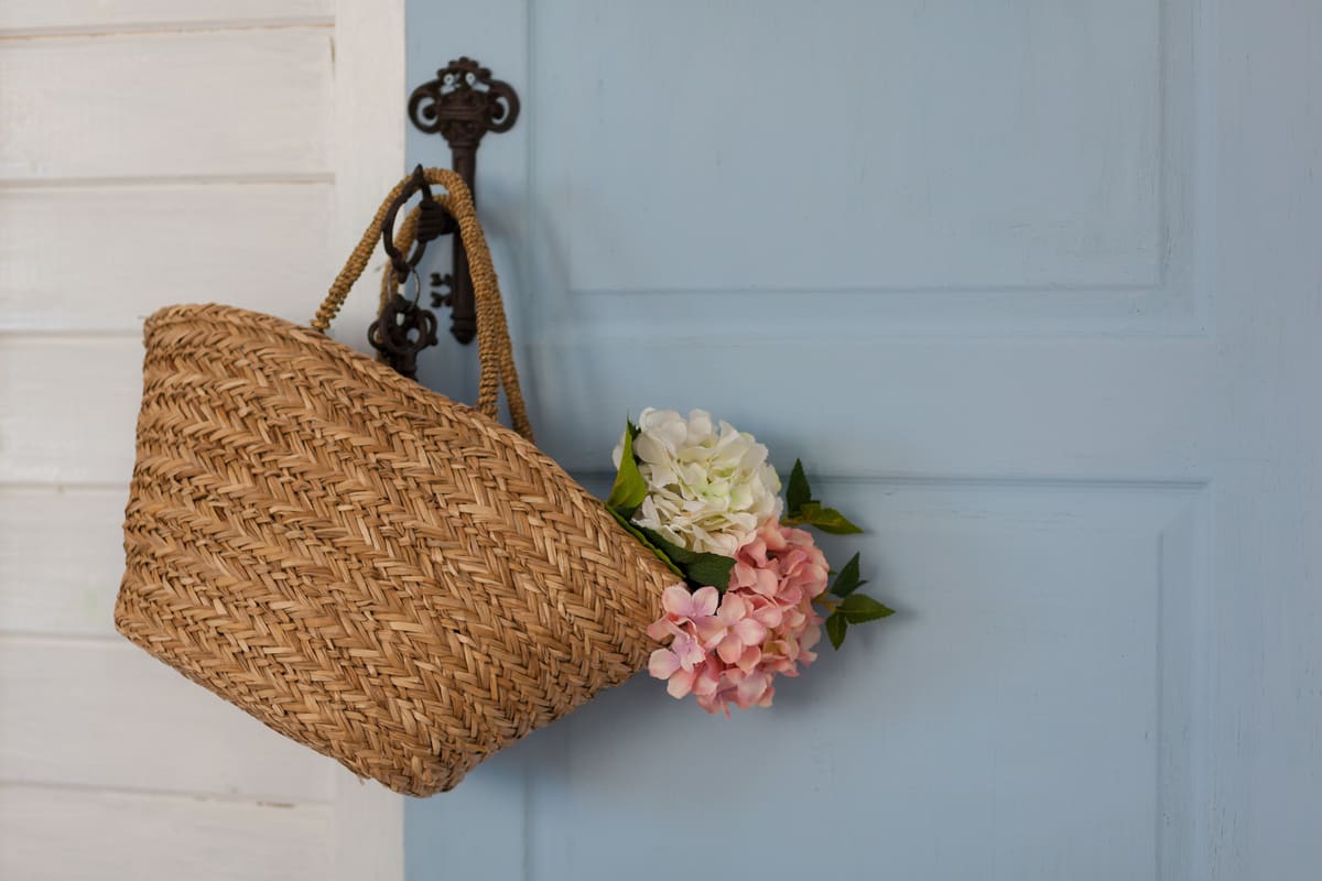DIY Entryway Basket Is Perfect for Valentine's Day - Dengarden