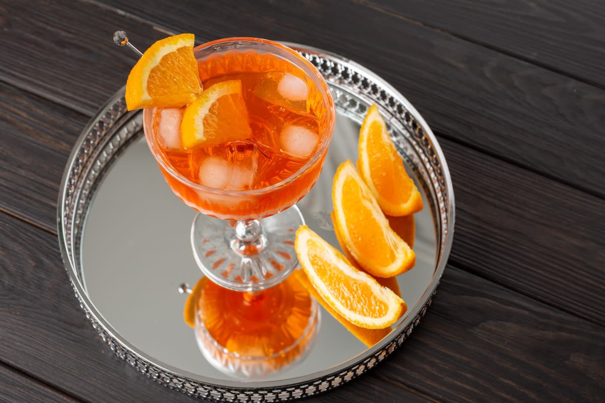 DIY Anthropologie Tray Lookalike Using IKEA Mirror Is Impressive ...