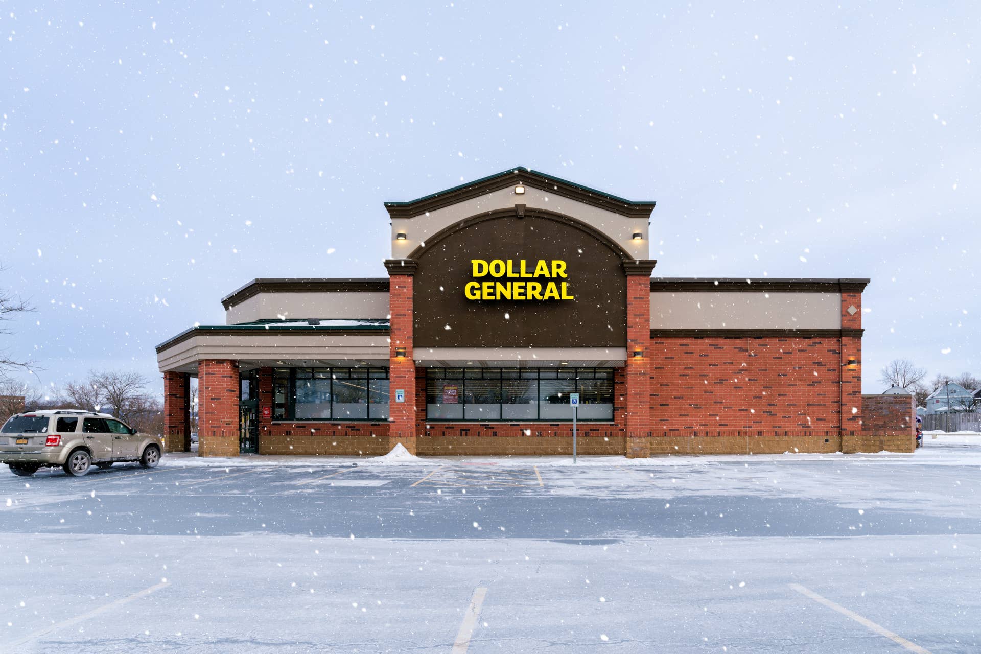 Is Dollar General Open on Christmas Day? 2025 Holiday Hours - Dengarden